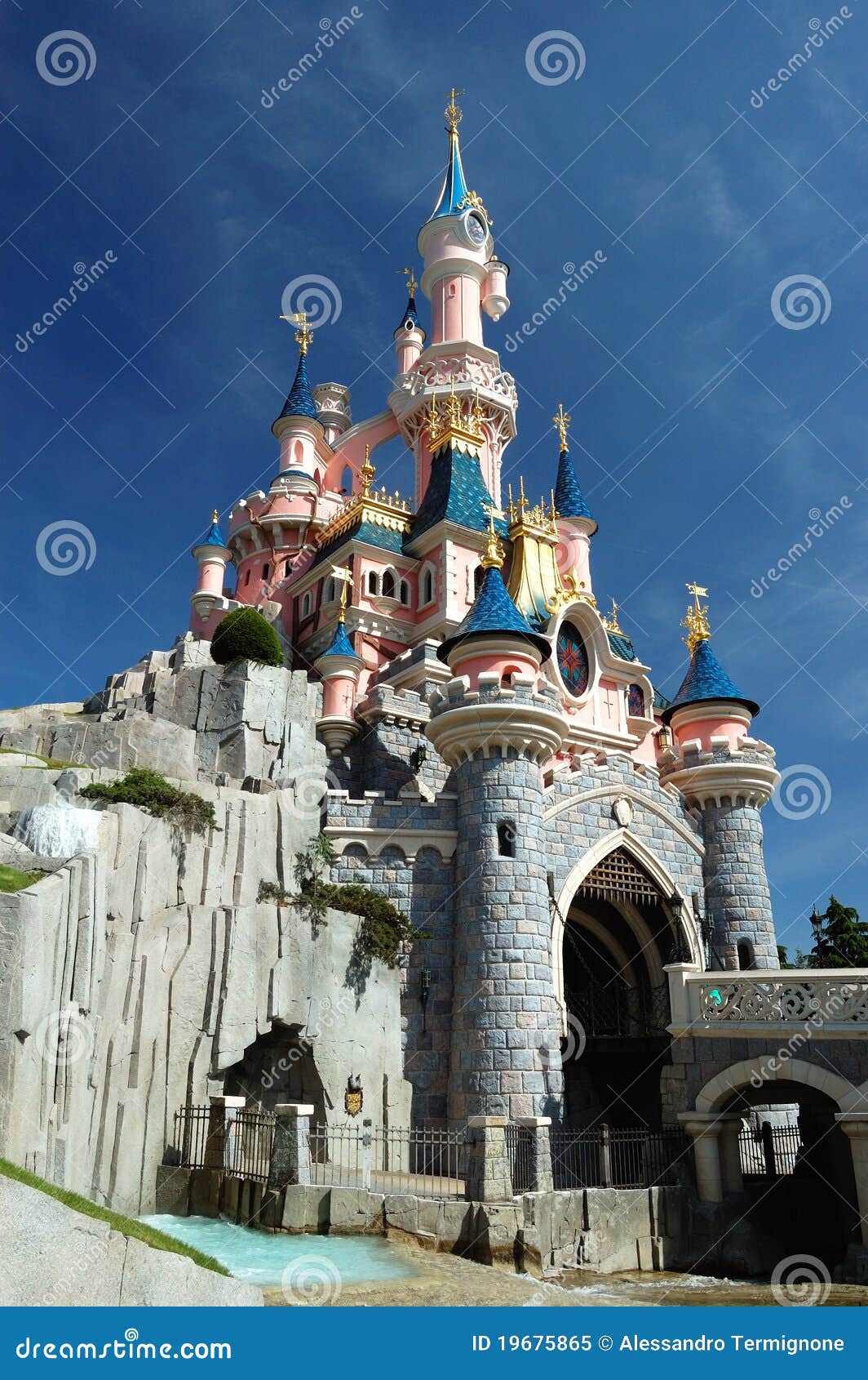 Disneyland Paris, Princess Castle View Editorial Image - Image of mause ...