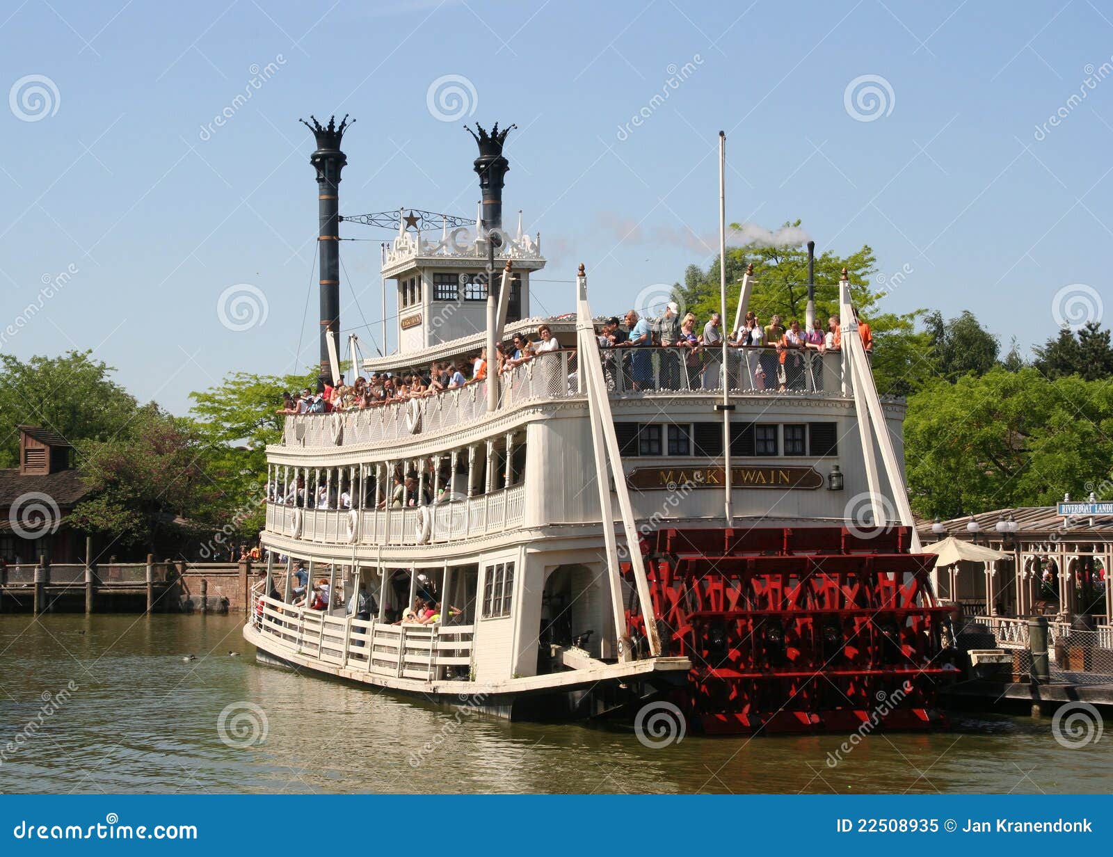 Disneyland Riverboat editorial image. Image of eurodisney - 22508935