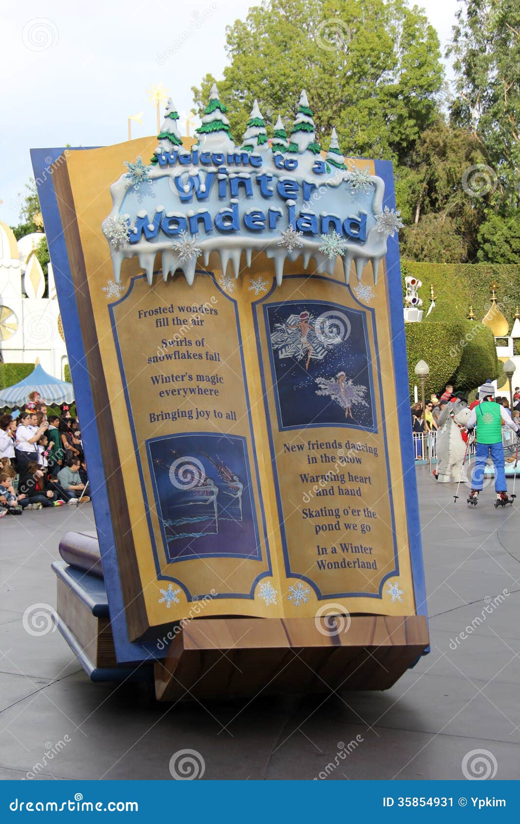 Disneyland S Christmas Parade Editorial Photo - Image of commercial ...