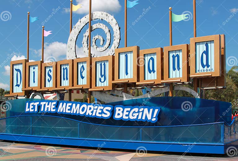 Disneyland sign editorial photo. Image of entry, california - 19298611