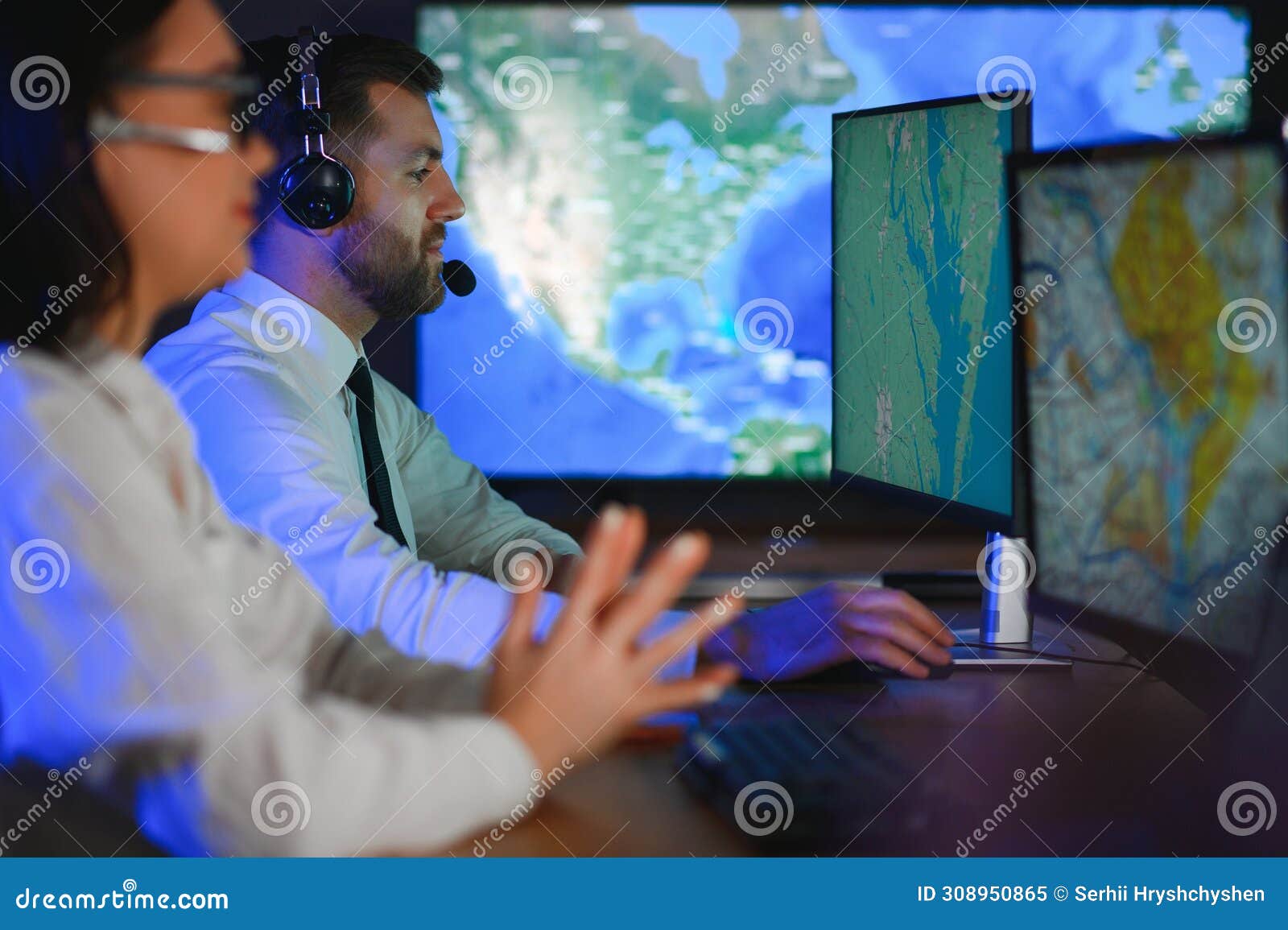 Dispatching Support Centers for Freight Transportation. Logistics and ...