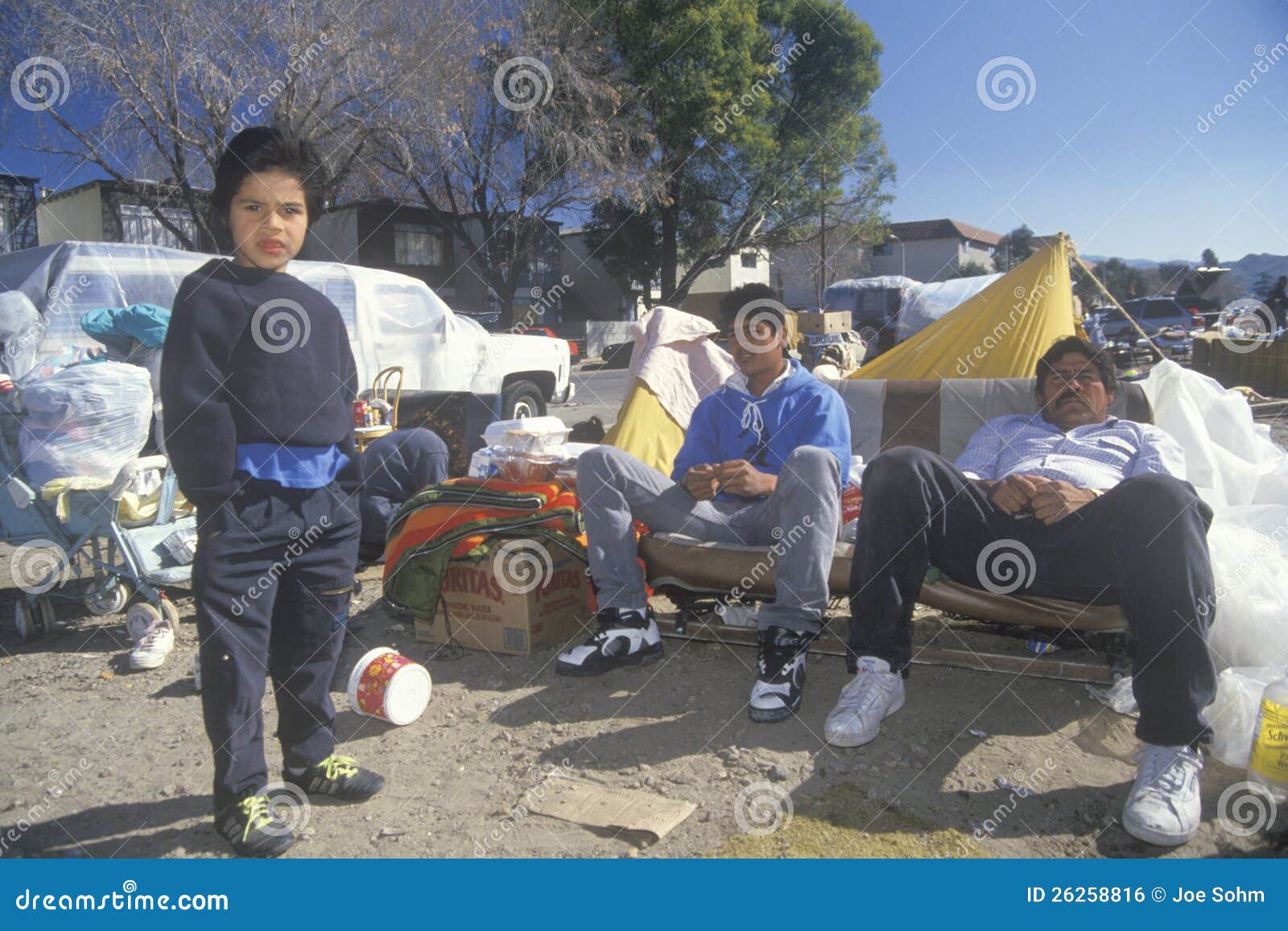 Displaced Hispanics during the Earthquake Editorial Photo - Image of ...