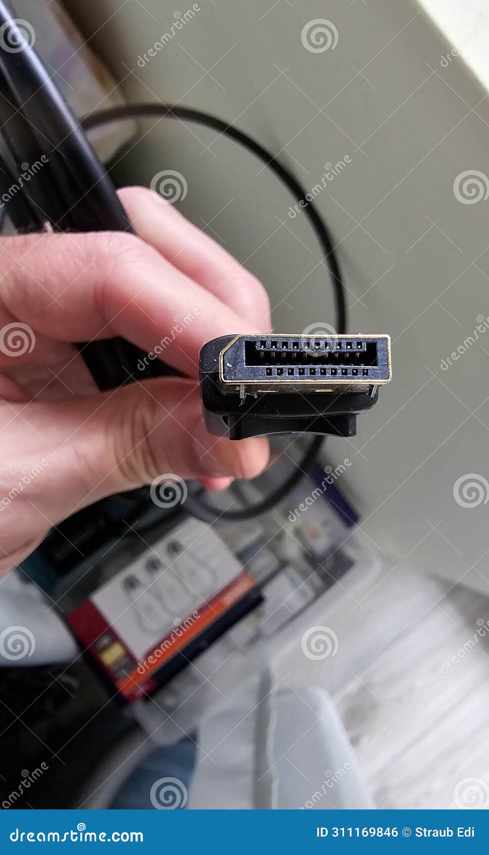 Display Port - Male Connector Front View Stock Photo - Image of wire ...