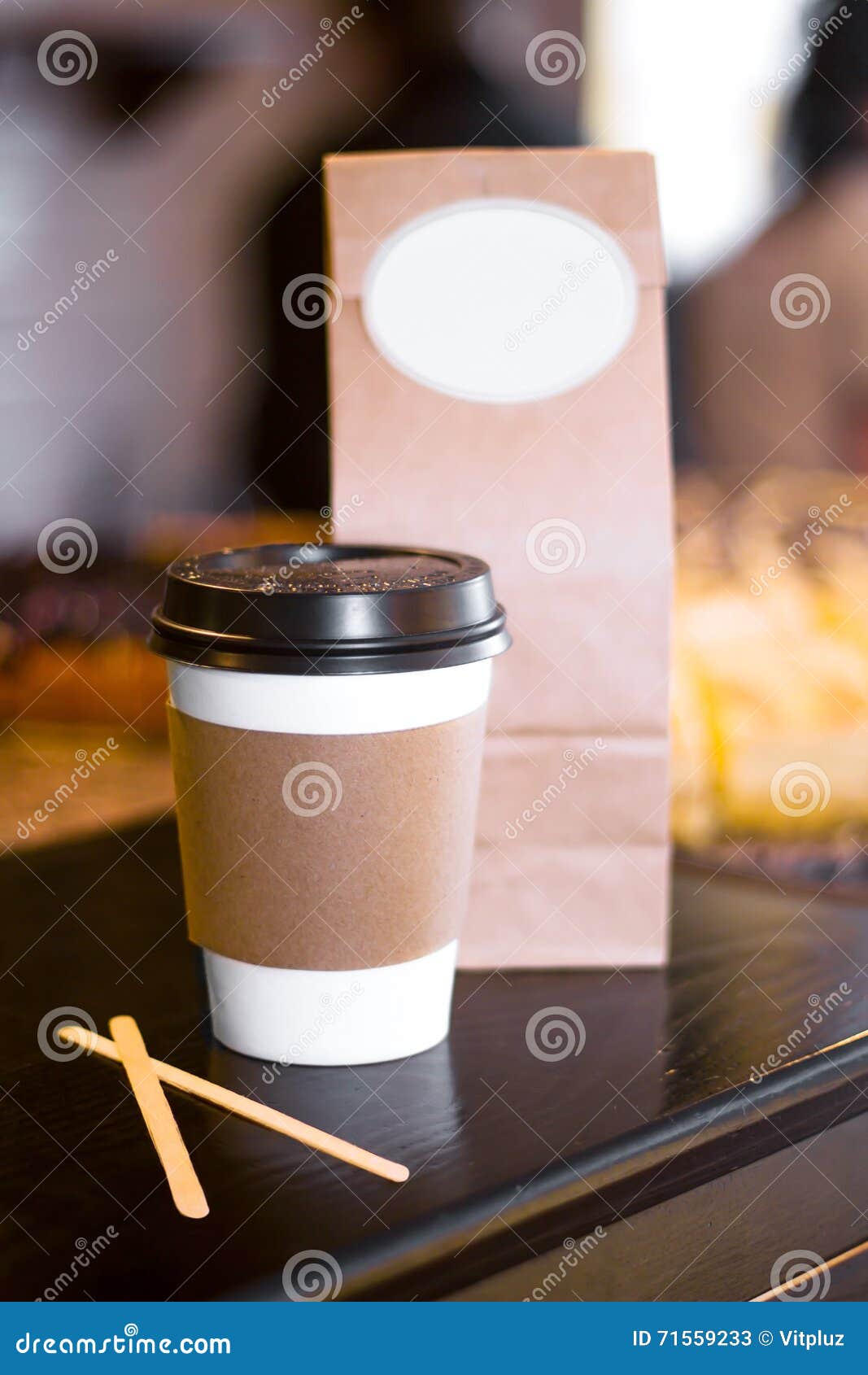 Disponibel Pappers- Kopp Kaffe Eller Te Fotografering för Bildbyråer ...