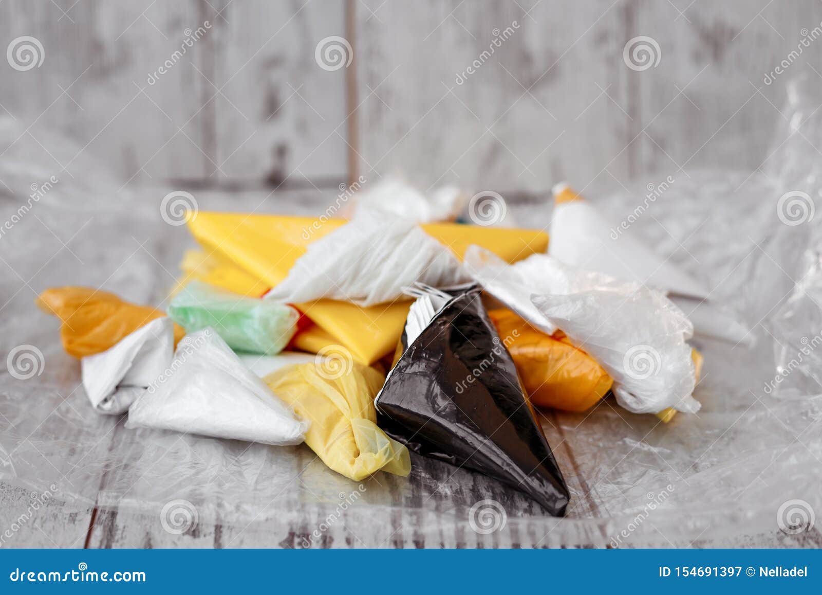 Disposable Triangle-folded Plastic Bags, the Concept of Combating the ...