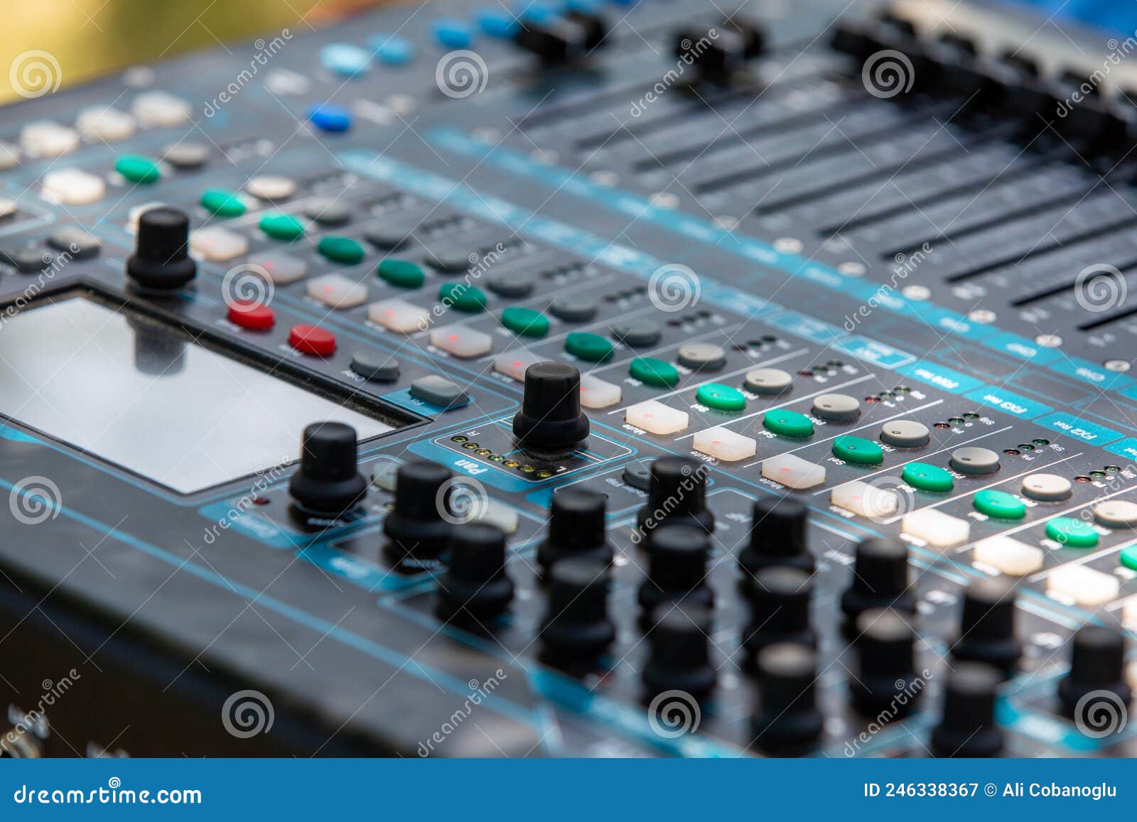 Dispositivo De Comando De Som Com Mixer Imagem de Stock - Imagem de ...