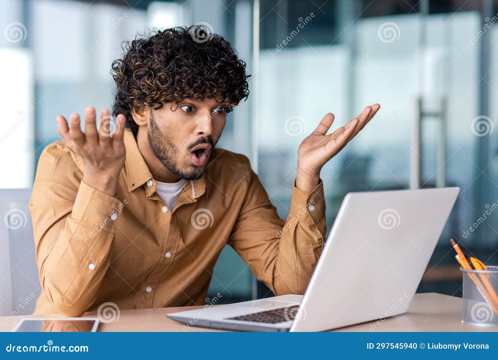 Dissatisfied Man Received Notification Online, Businessman Reading ...