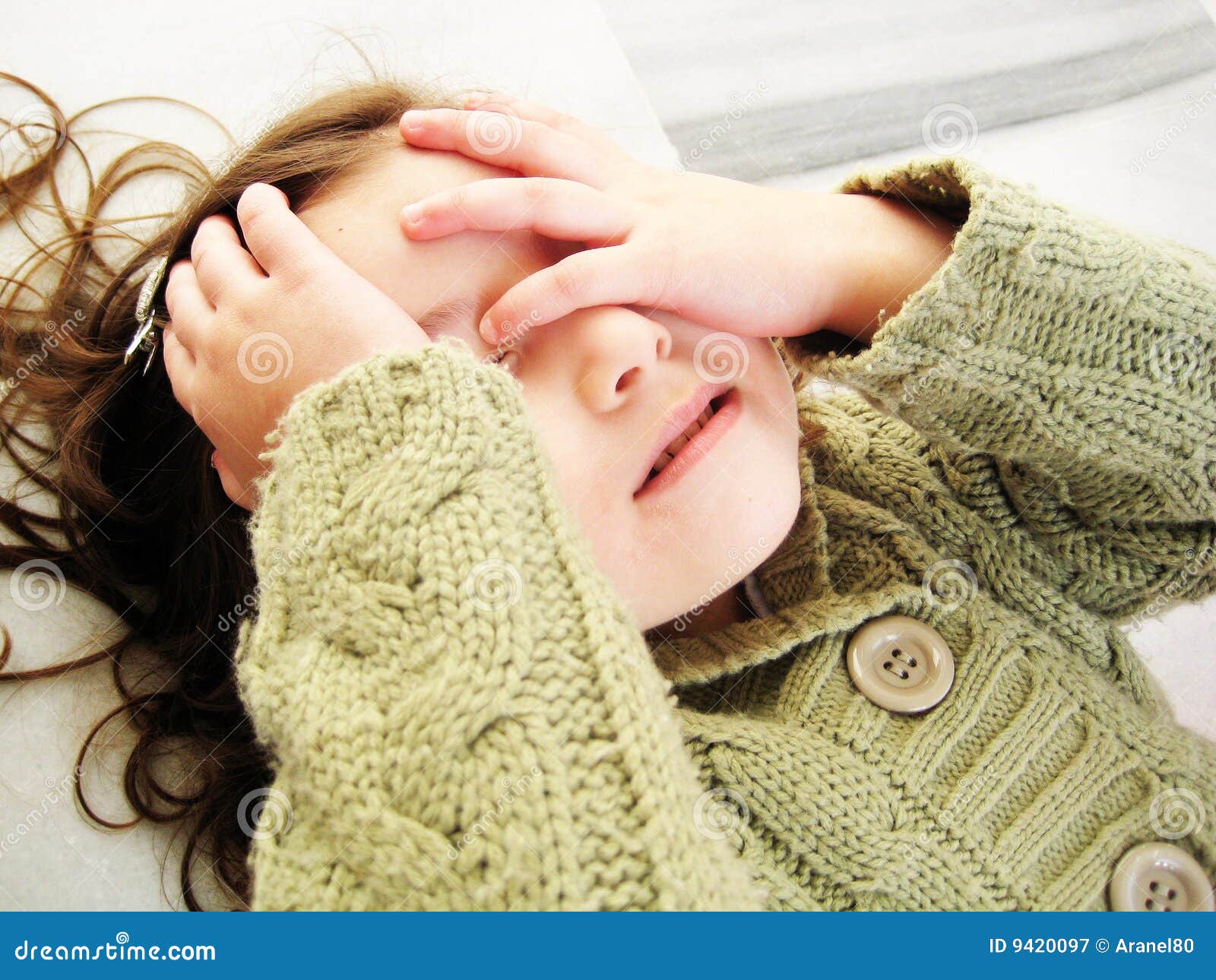 Dissimulation image stock. Image of enfant, doux, gosse - 9420097