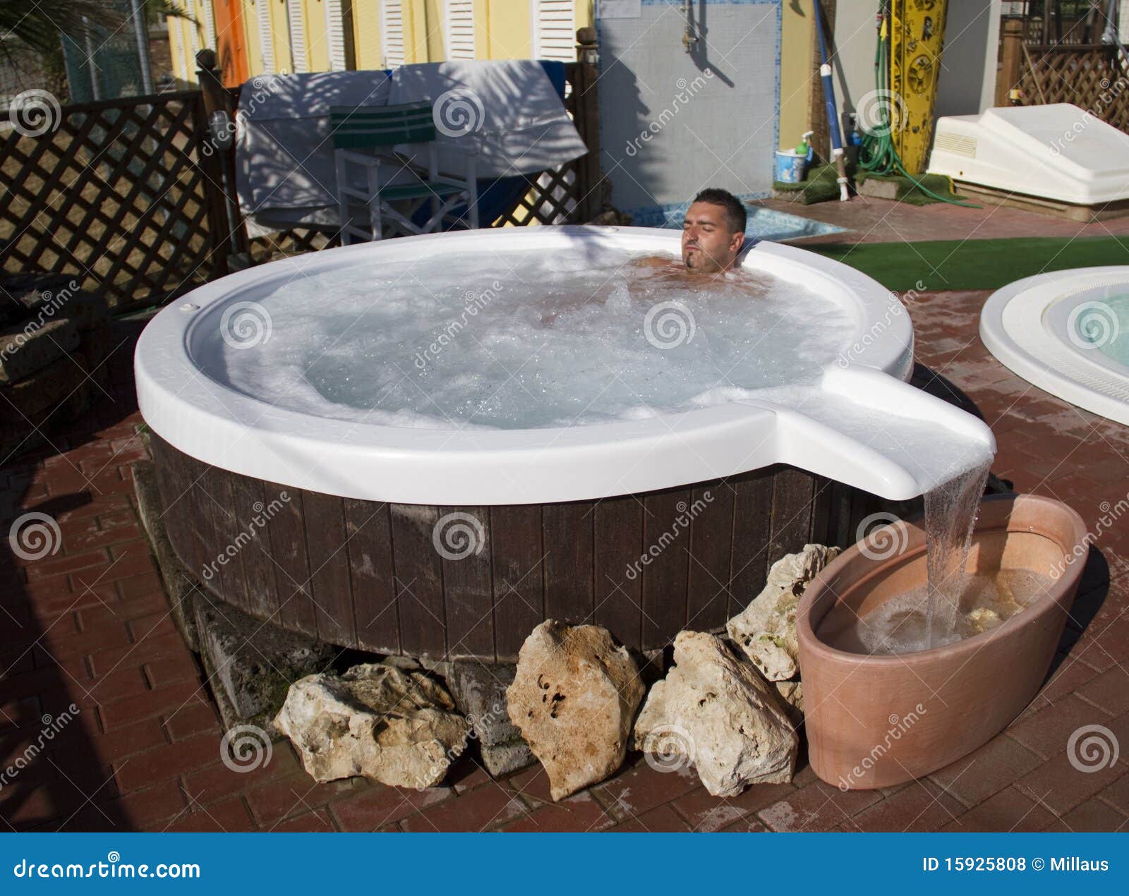 Distenda fotografia stock. Immagine di jacuzzi, aperto - 15925808
