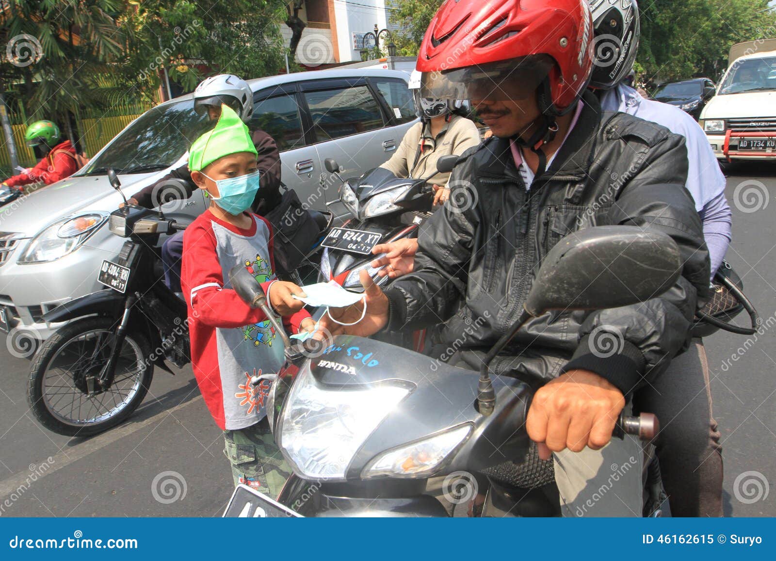 Distribute masks editorial image. Image of indonesia - 46162615