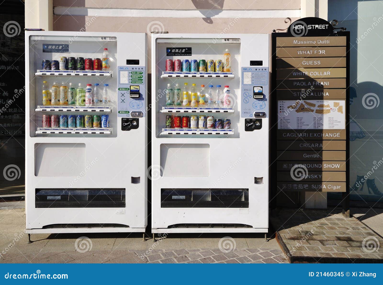 Distributeur Automatique, Boisson Non Alcoolique Image éditorial ...