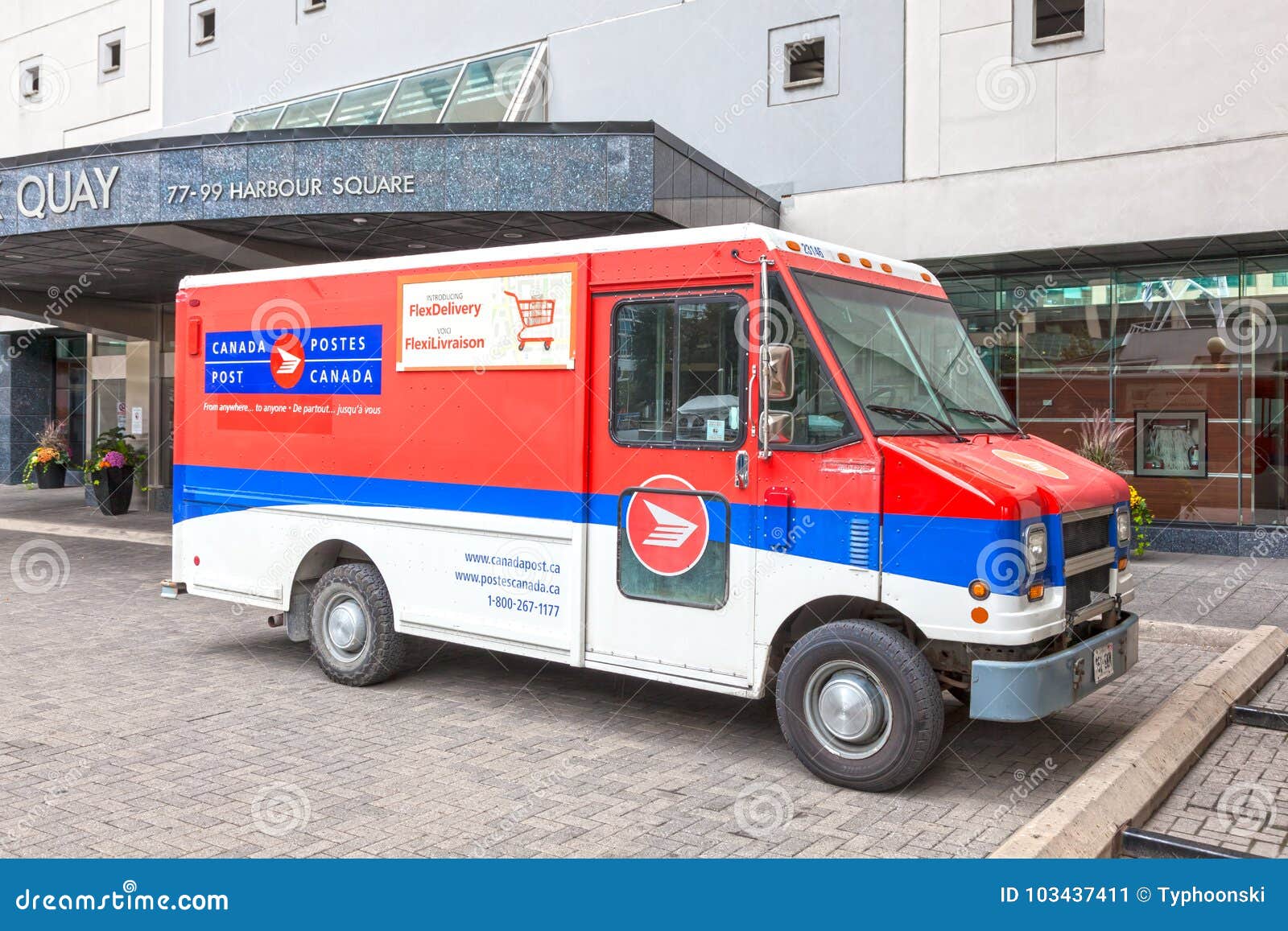 Distribution Du Courrier De Courrier De Canada Van Photo éditorial ...