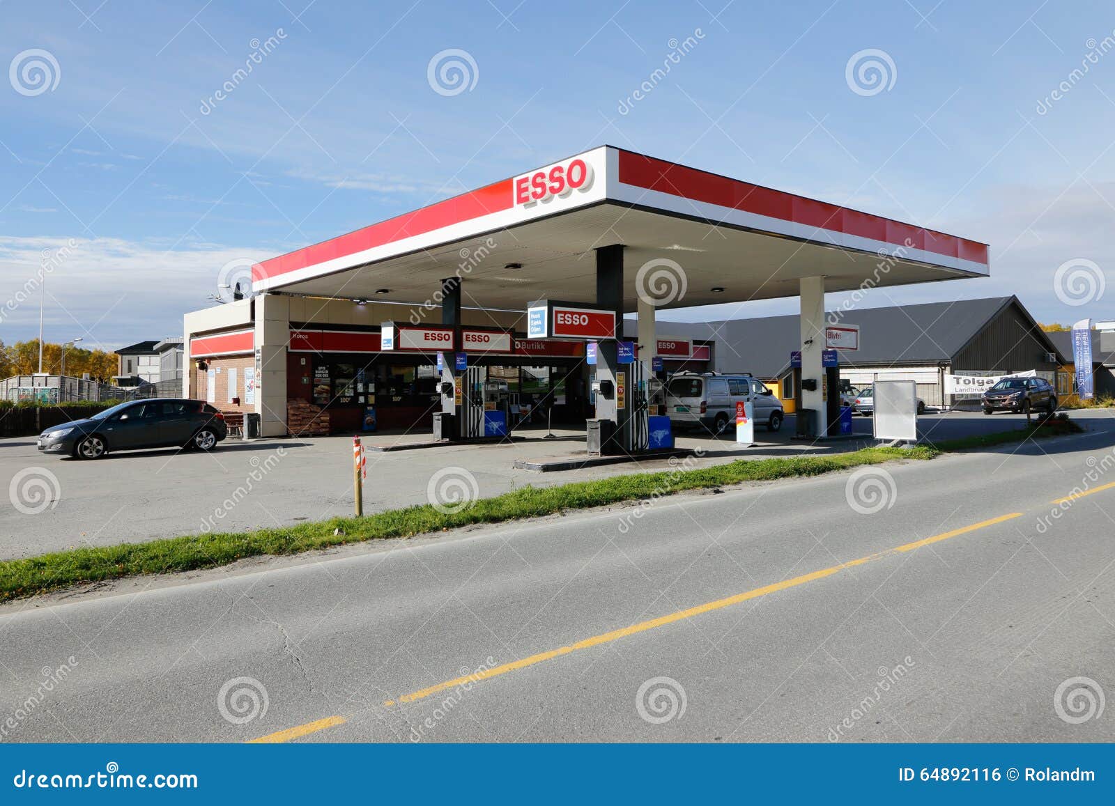 Distributore Di Benzina Di Esso Fotografia Editoriale - Immagine di ...