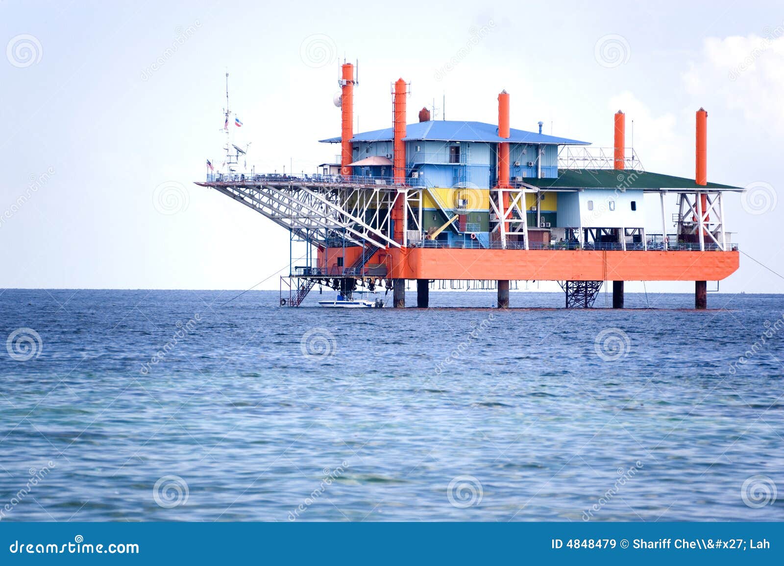 Disused Oil Rig stock image. Image of malaysia, metal - 4848479