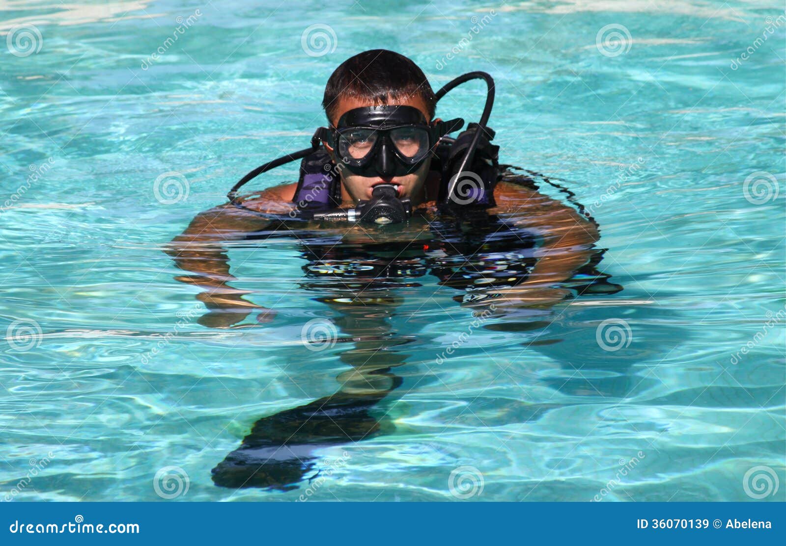 Diver with Mask and Regulator Stock Image - Image of vacation, oxygen ...