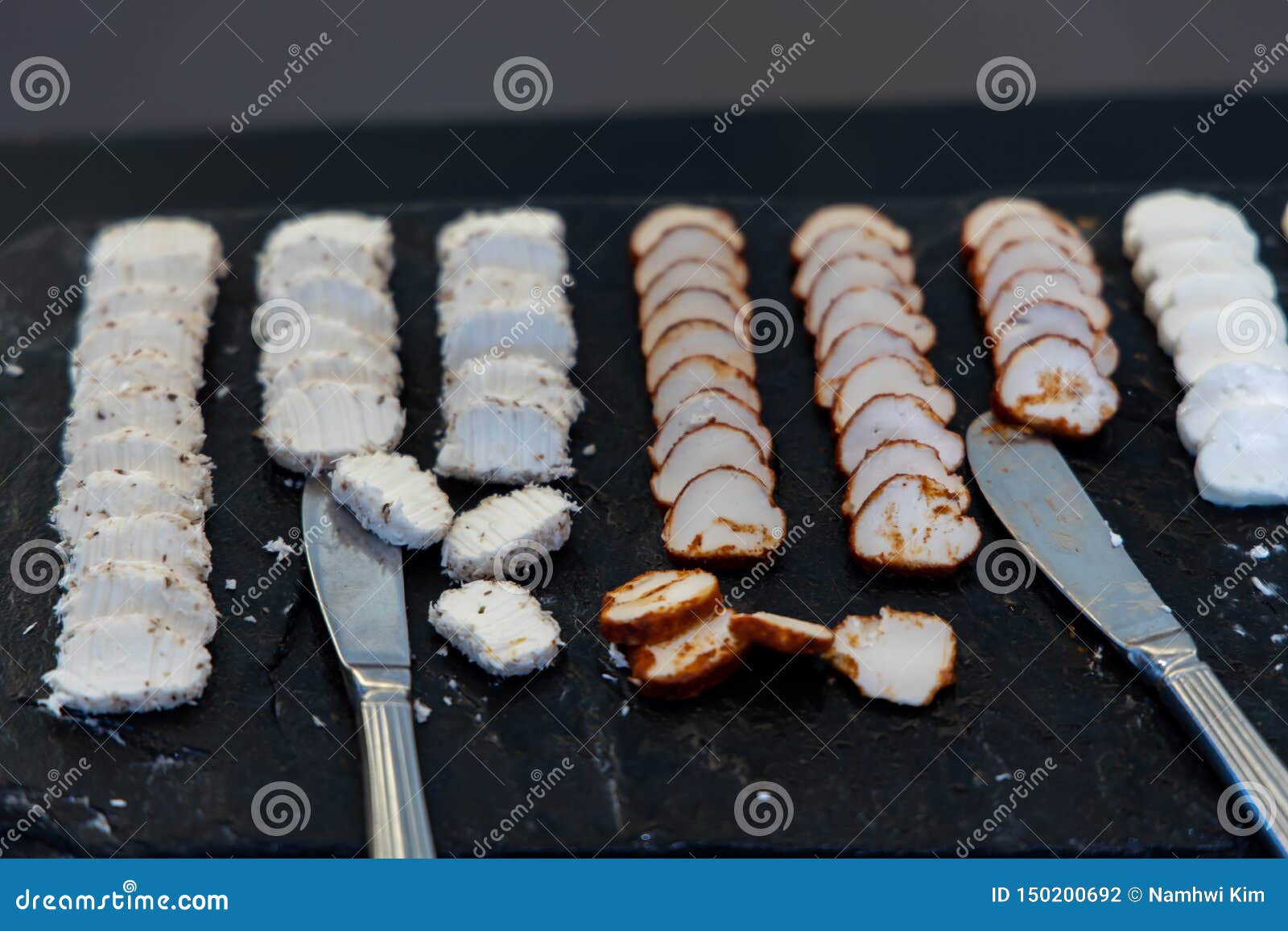 Divers Fromage Du Plat Noir Photo stock - Image du philippines, noir ...