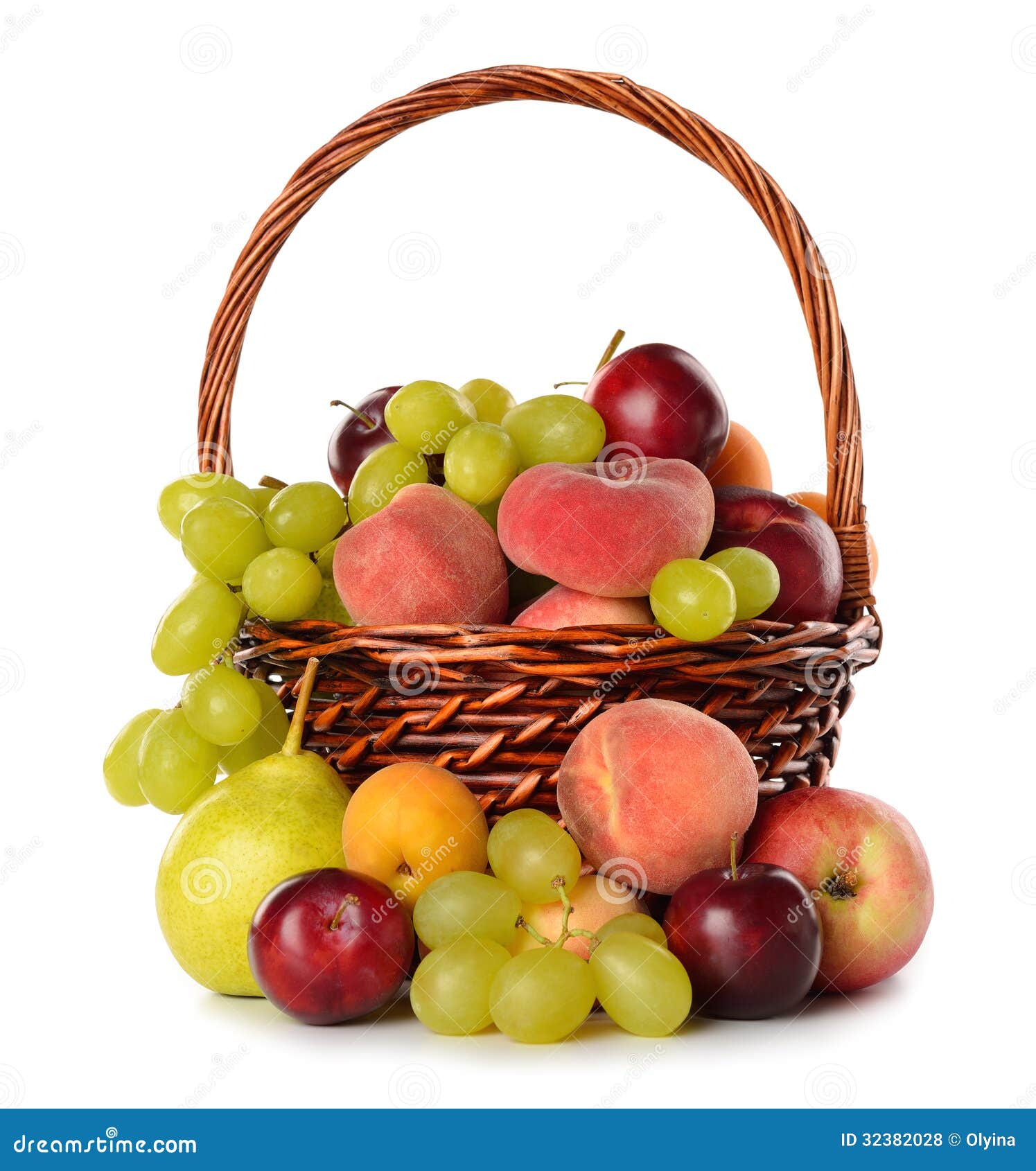 Divers fruit in een mand stock foto. Image of snack, peer - 32382028