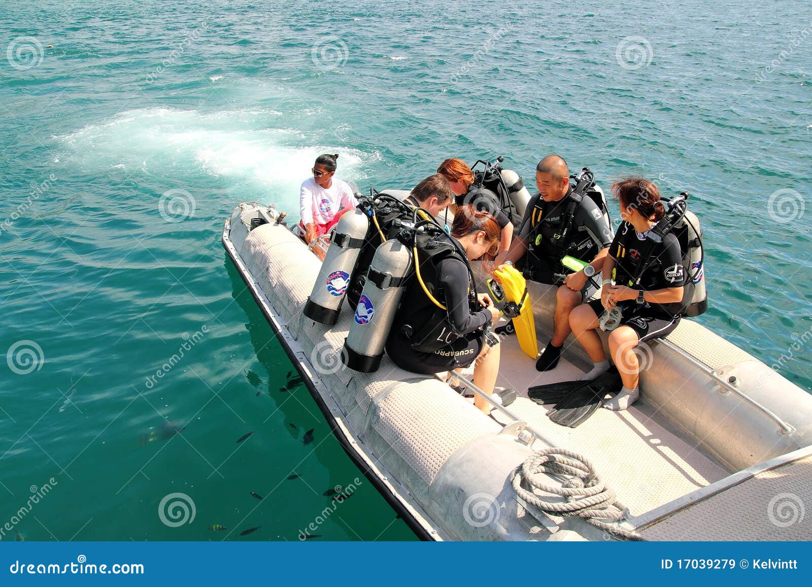Divers on Speed Boat editorial stock image. Image of background - 17039279