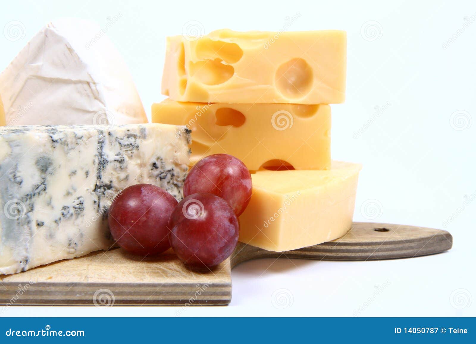 Divers types de fromage image stock. Image du moulage - 14050787