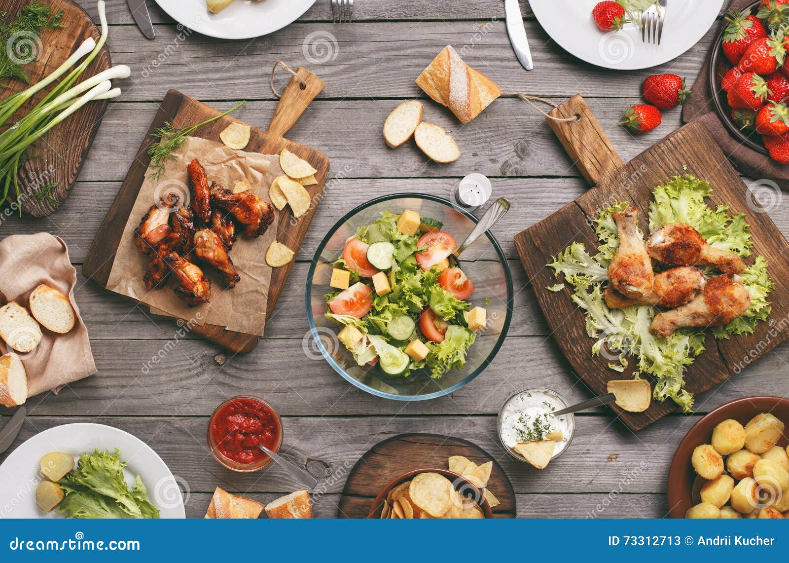 Diversa Comida Cocinada En La Parrilla Imagen de archivo - Imagen de ...