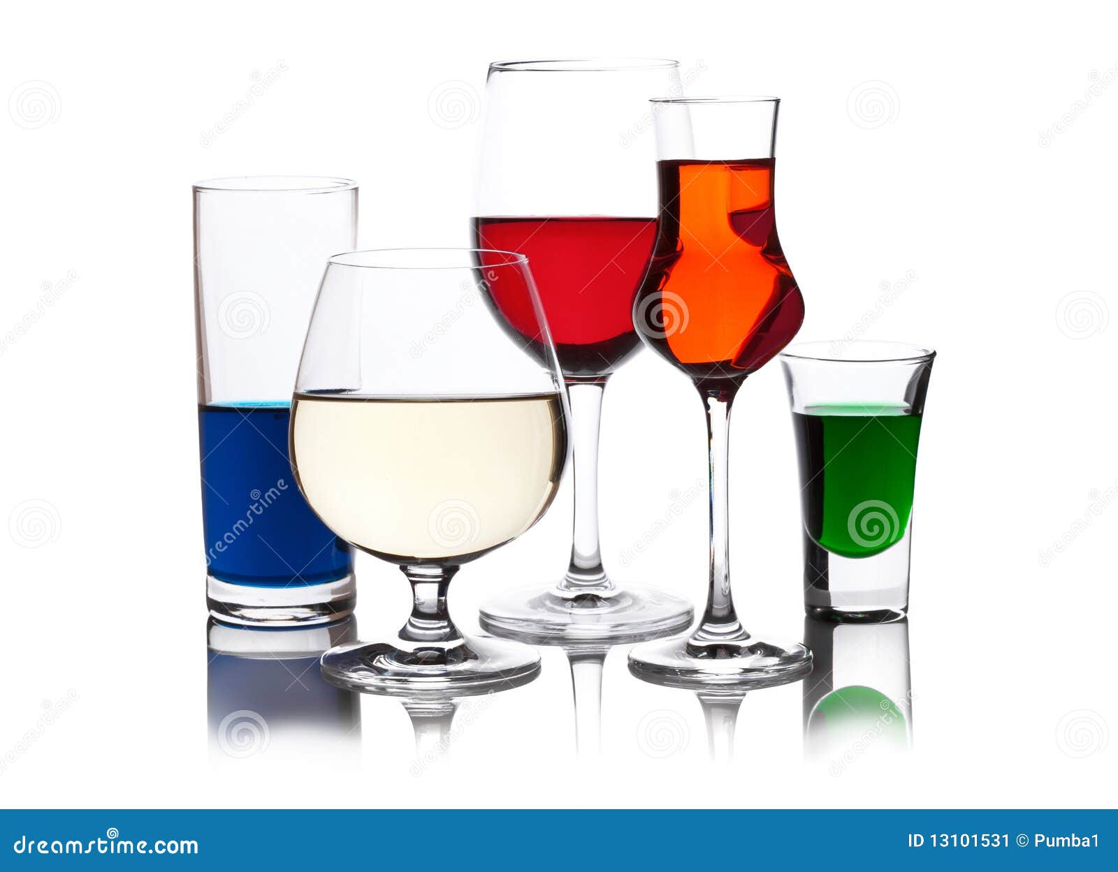 Diversas Bebidas Coloreadas En Copas Imagen de archivo - Imagen de ...