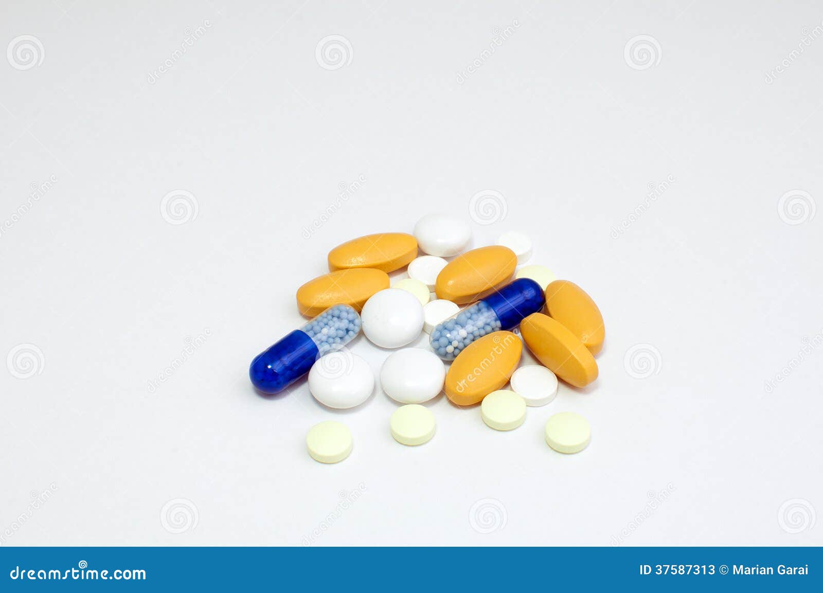 Diversas drogas imagen de archivo. Imagen de remedio - 37587313