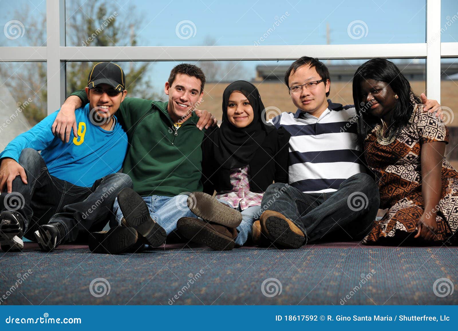 Diverse Groep Jonge Mensen stock foto. Image of spaans - 18617592