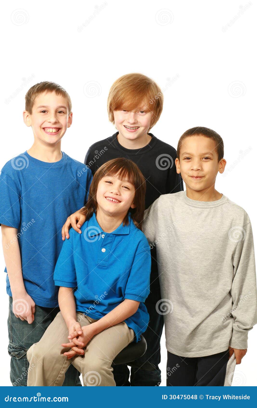 Diverse groep jongens stock foto. Image of diversiteit - 30475048