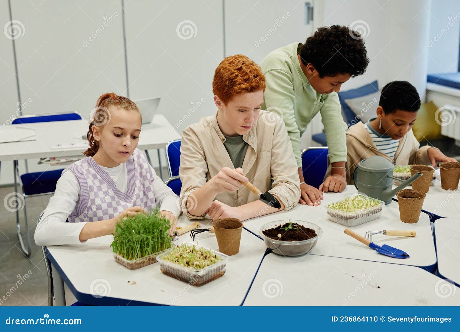 Practical Experiments in School Stock Photo - Image of boys, hobby ...