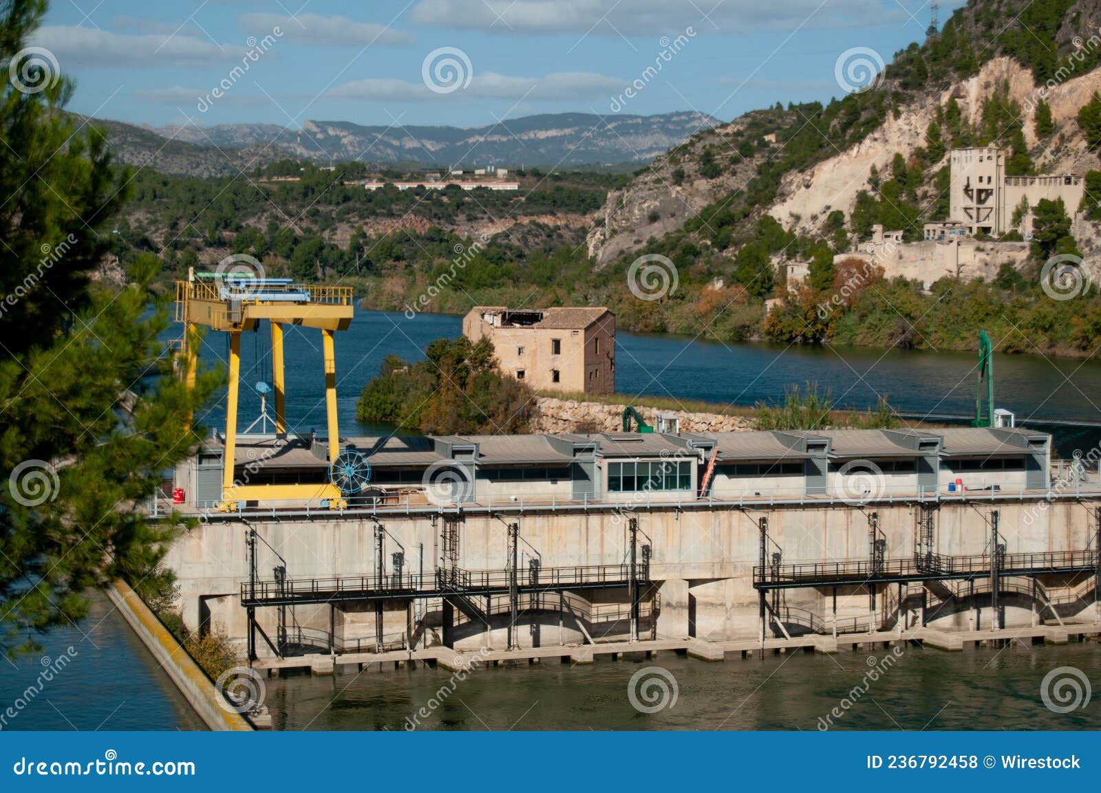 Diversion Dam, Assut De Xerta, in Ebro River in Xerta, Tarragona Stock ...