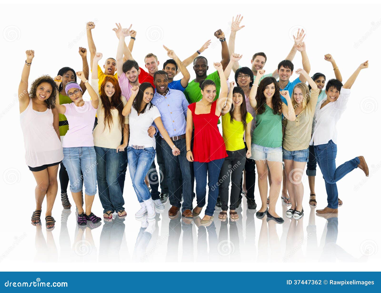 Diverso Gruppo Di Giovani Che Celebrano Fotografia Stock - Immagine di ...