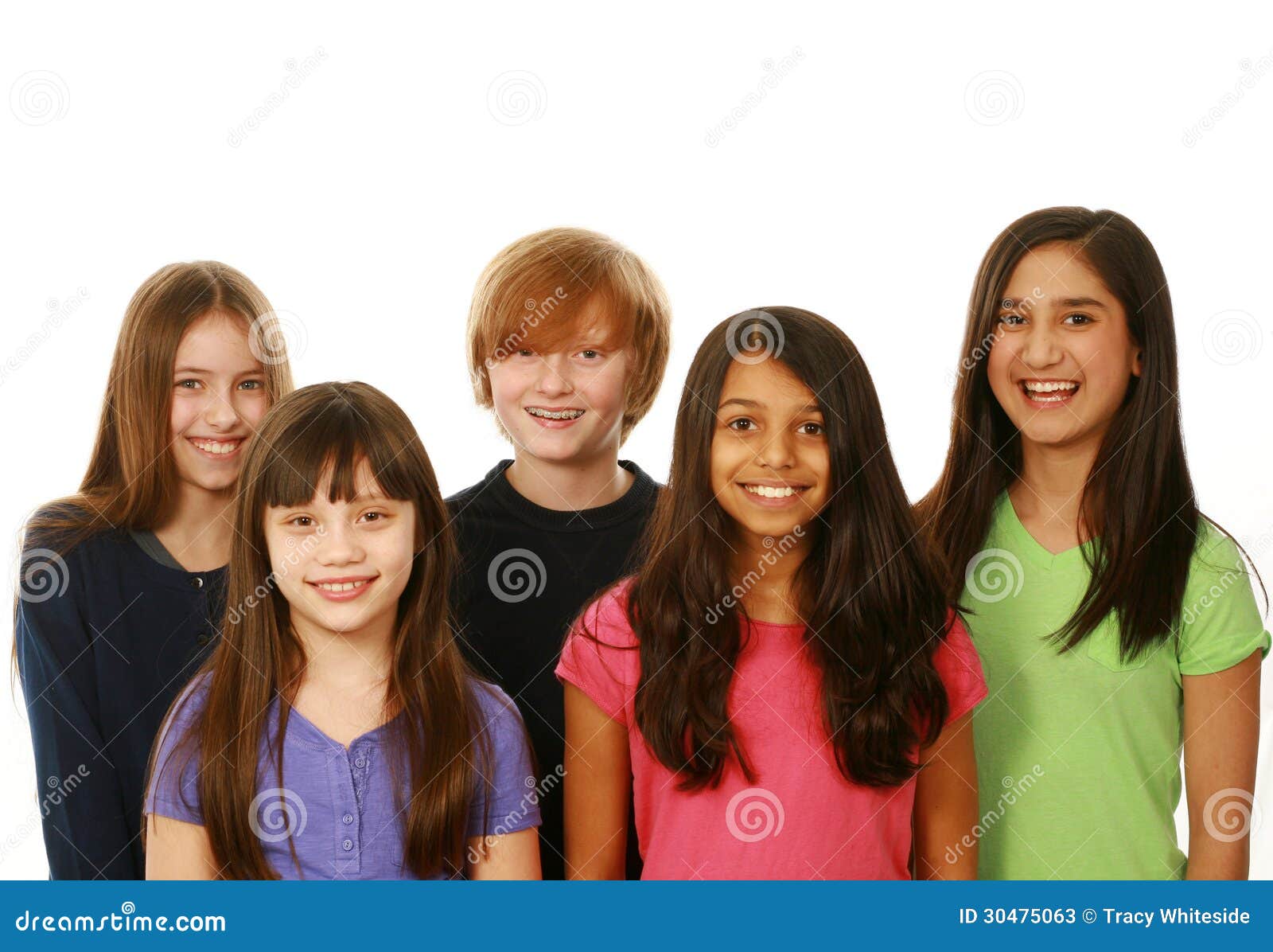 Diverso Gruppo Di Ragazzi E Di Ragazze Immagine Stock - Immagine di ...