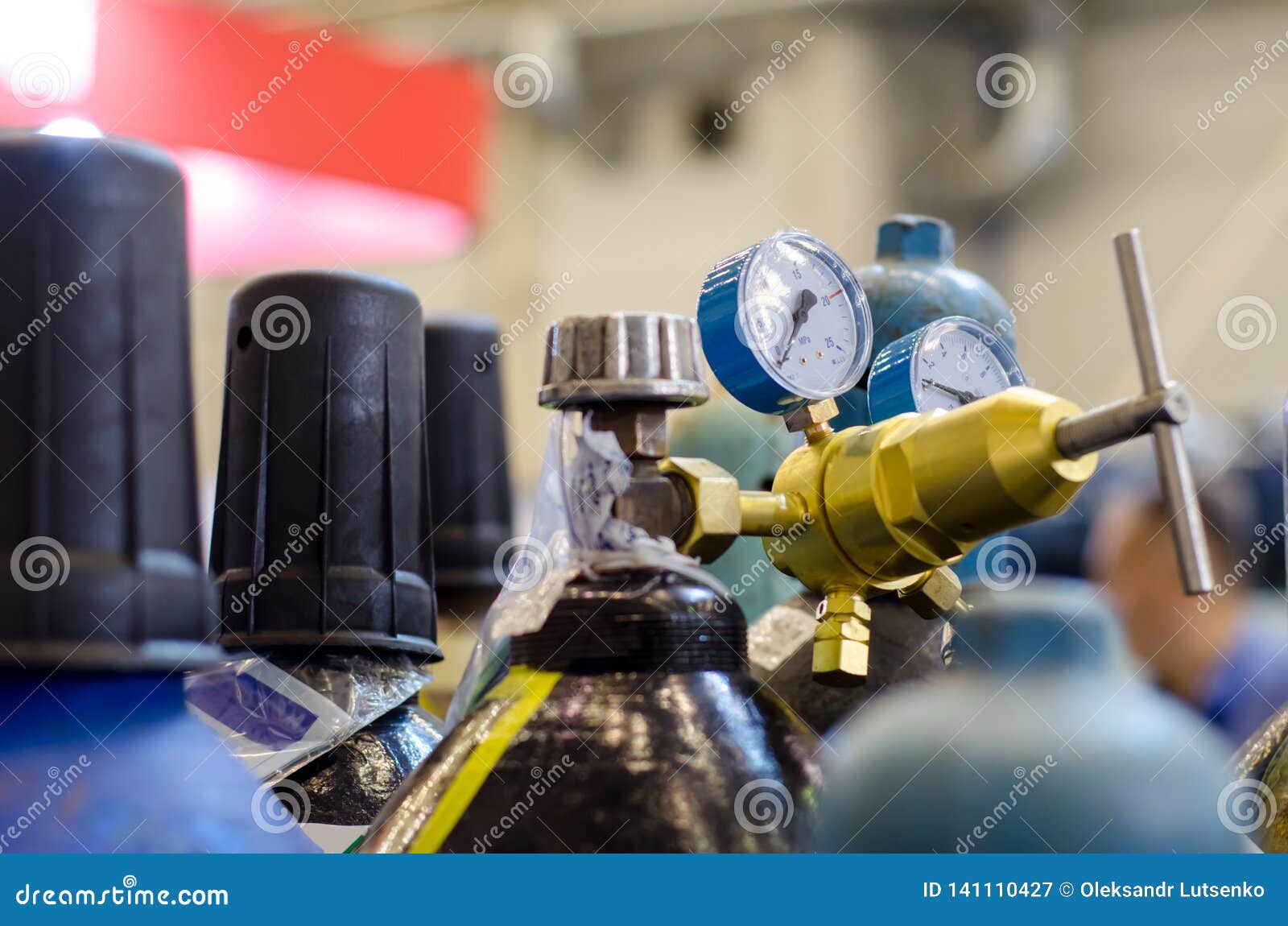 Diversos Tanques De Propano, Cilindros De Gas Imagen de archivo ...