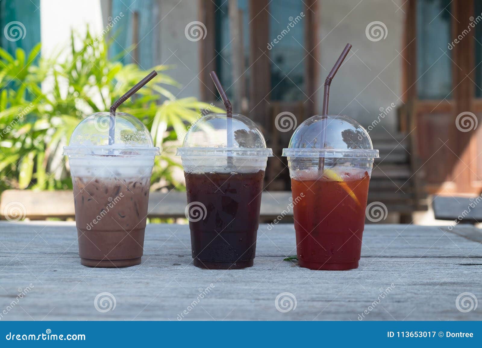 Diversos Tipos De Bebida Helada Imagen de archivo - Imagen de leche ...
