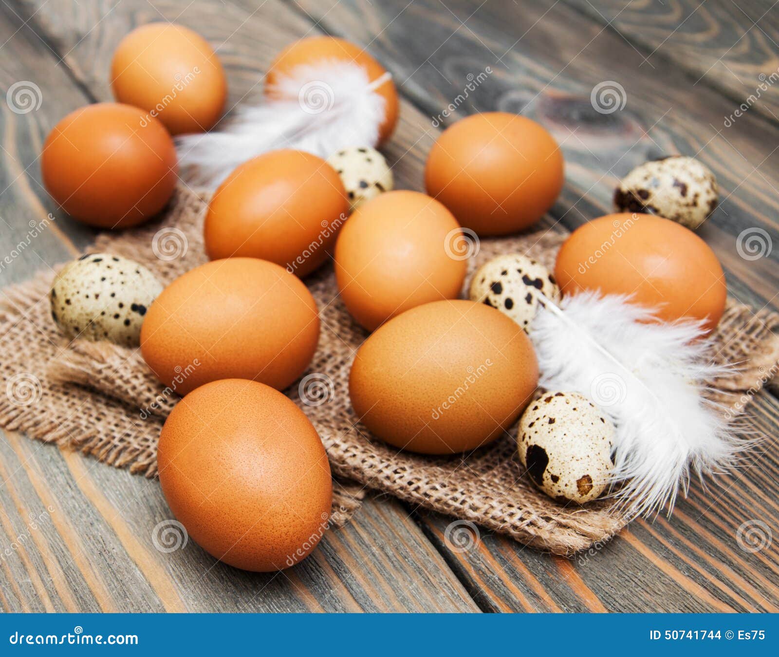 Diversos tipos de huevos foto de archivo. Imagen de comer - 50741744