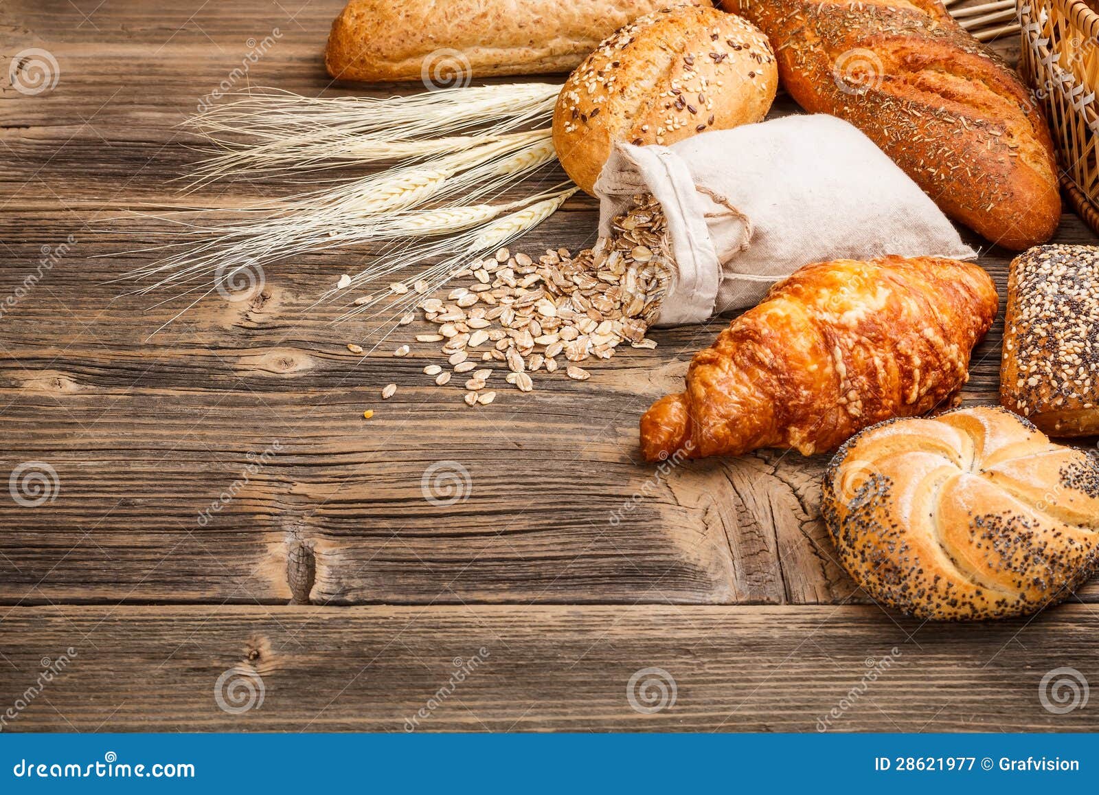 Diversos tipos de pan imagen de archivo. Imagen de comida - 28621977