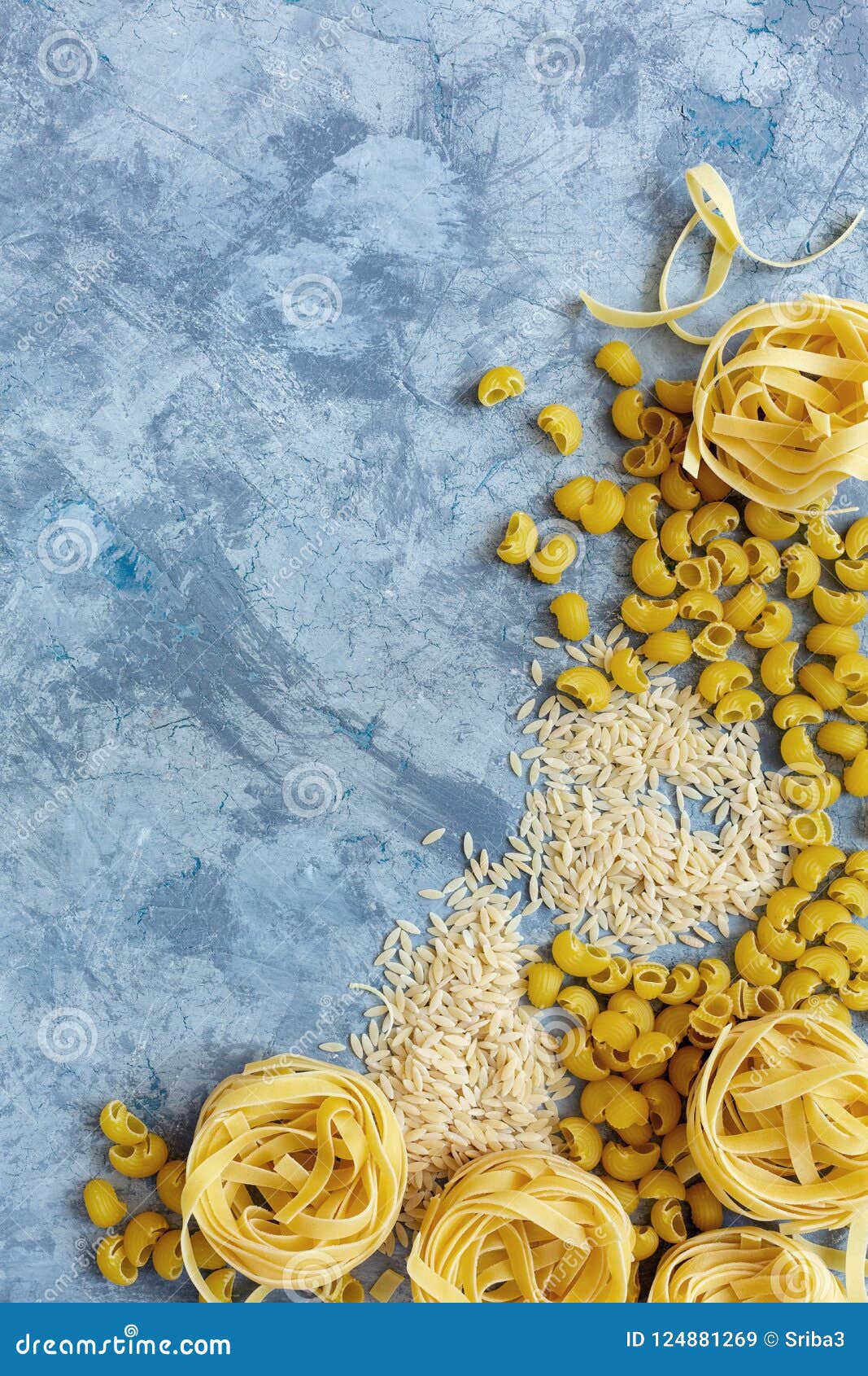 Diversos Tipos De Pastas Del Trigo De Trigo Duro Imagen de archivo ...