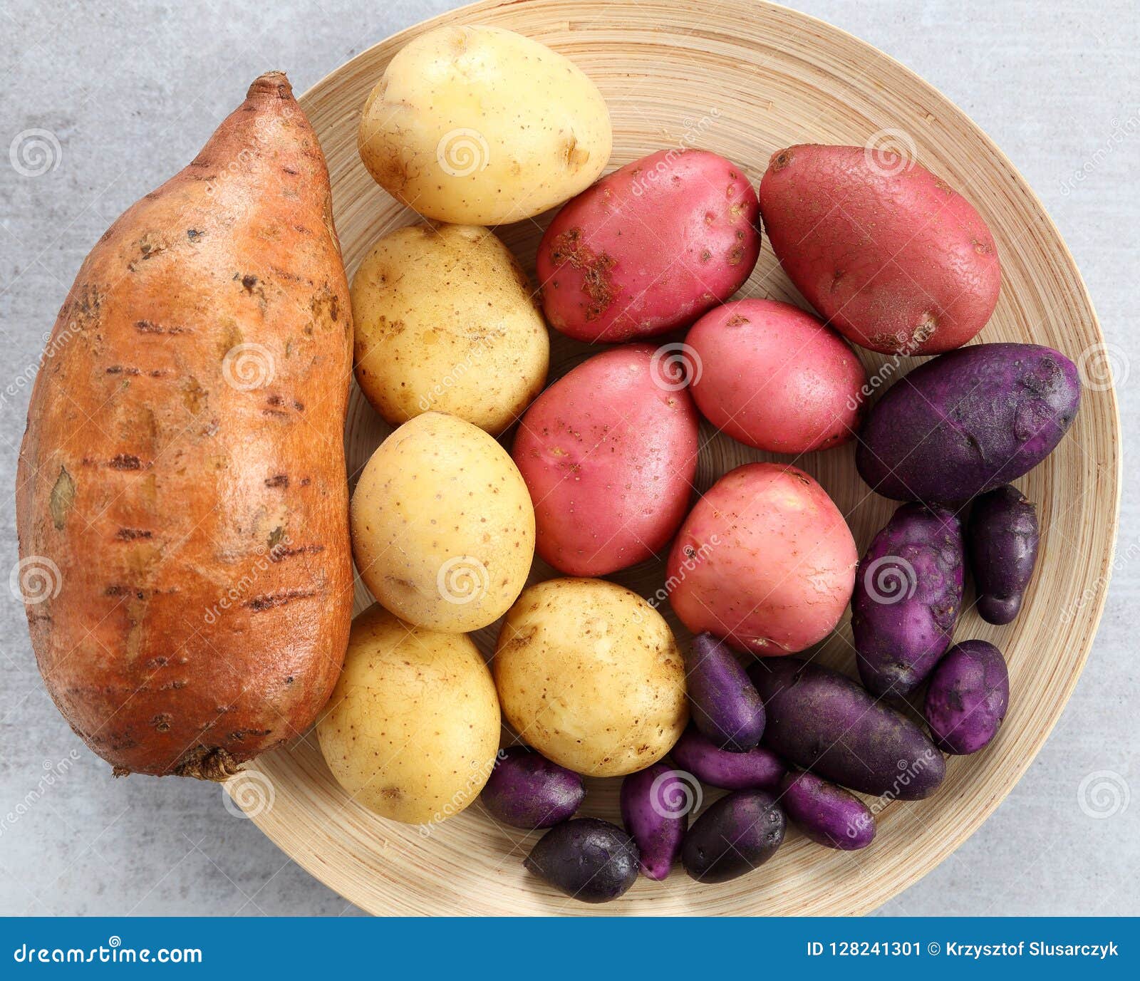 Diversos tipos de patatas imagen de archivo. Imagen de verduras - 128241301