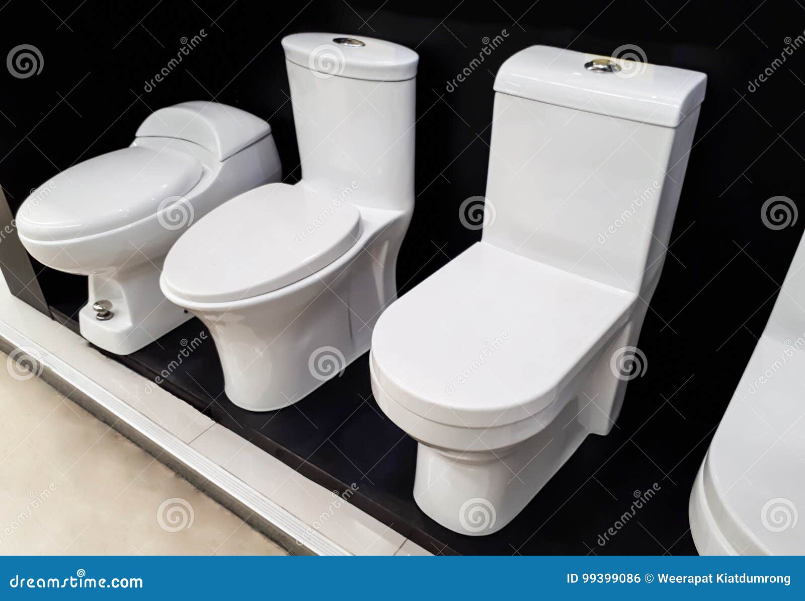 Diversos tipos de retretes foto de archivo. Imagen de sanitario - 99399086