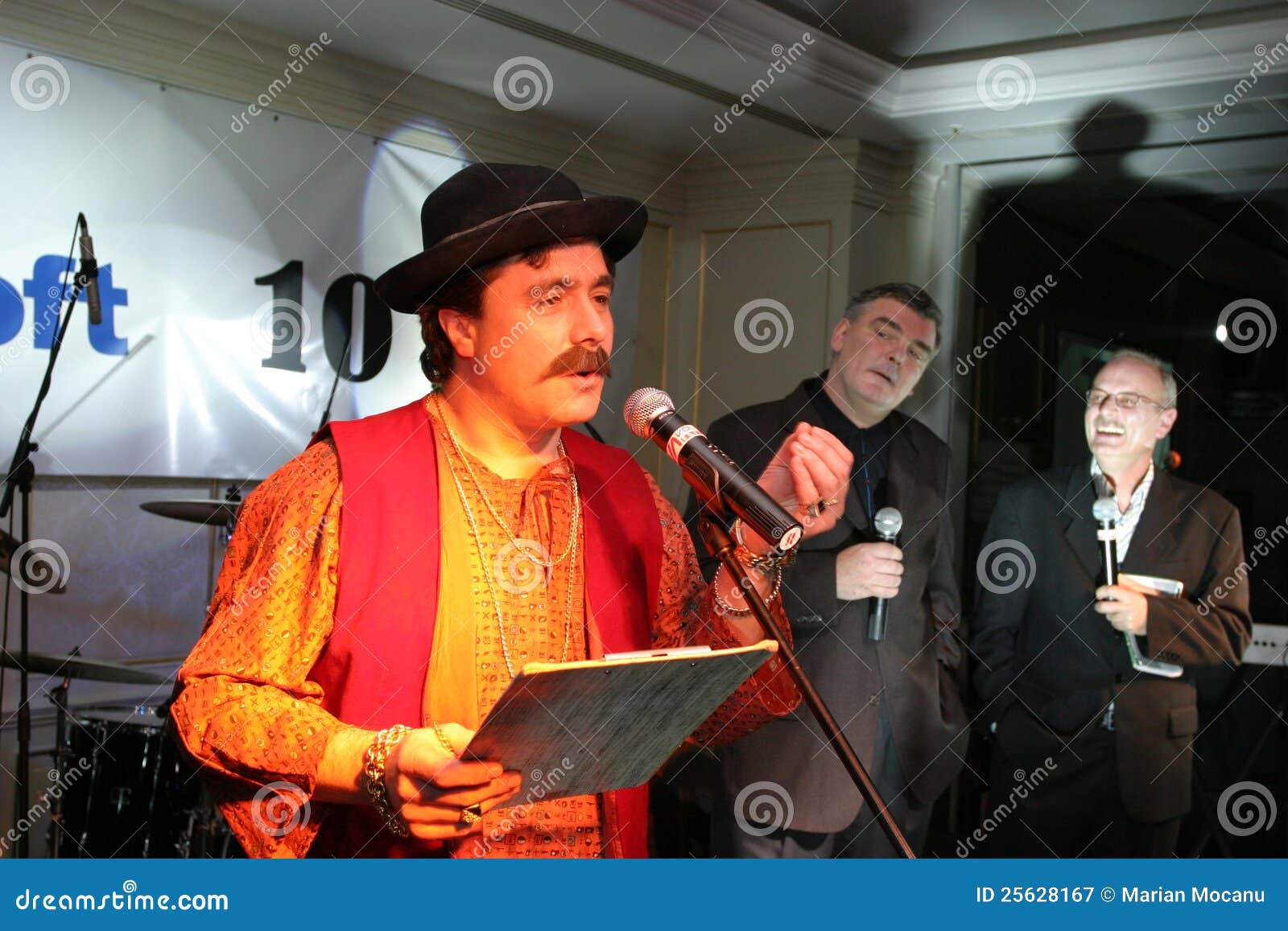 Divertis editorial photography. Image of humor, microphone - 25628167