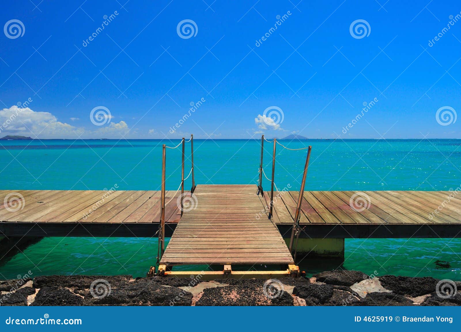 Diving Platform stock image. Image of break, blue, lighten - 4625919