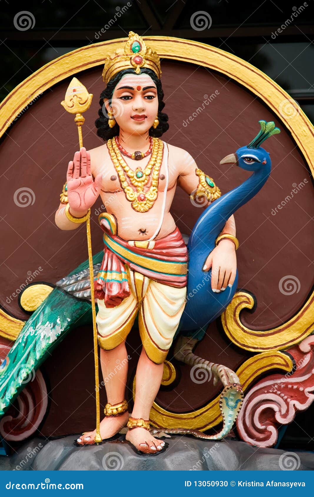 Divinité Indienne Avec Le Paon Photo stock - Image du image, bouddhisme ...