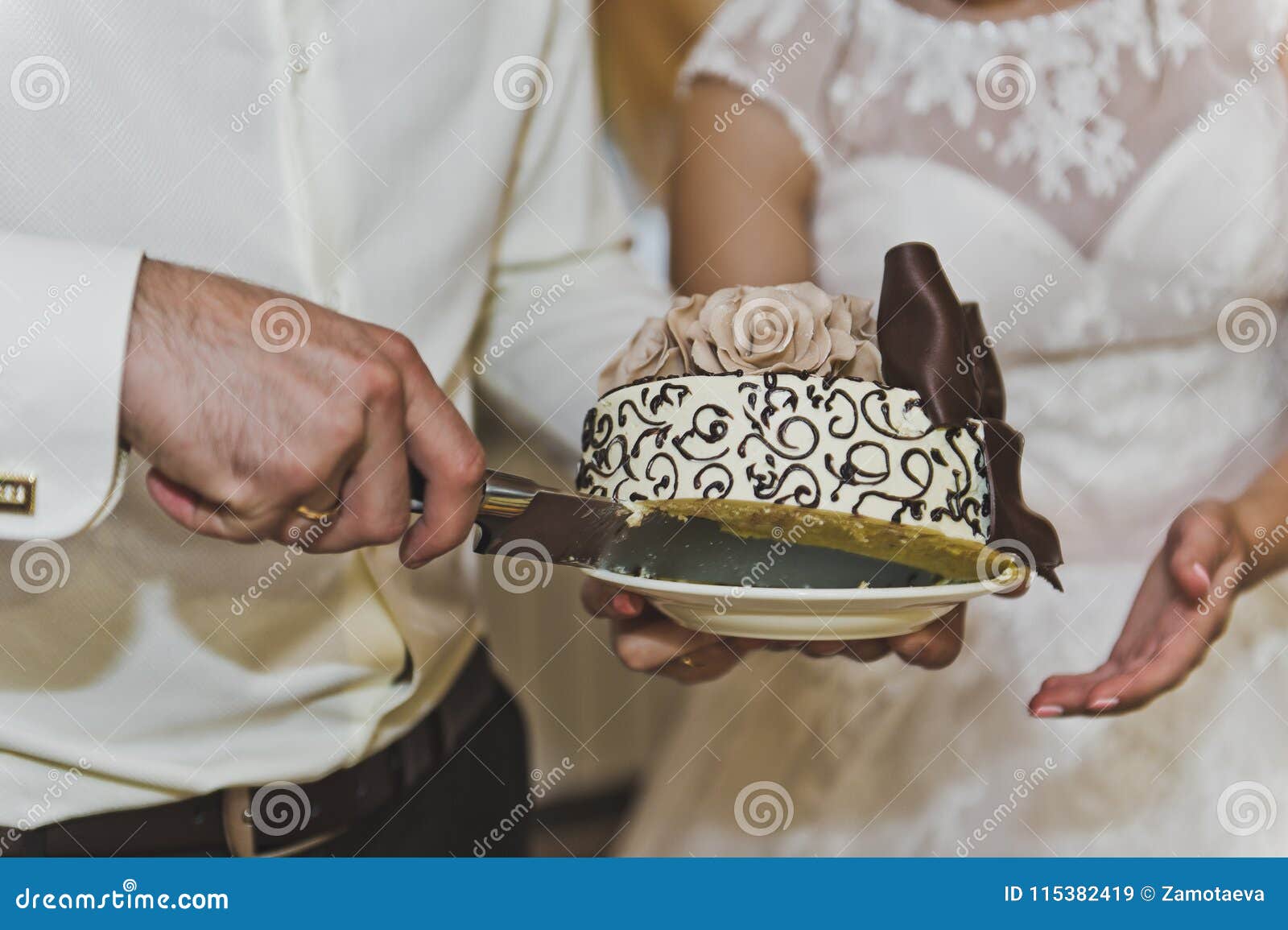 The Division of Wedding Cake 5239. Stock Image - Image of conflict ...