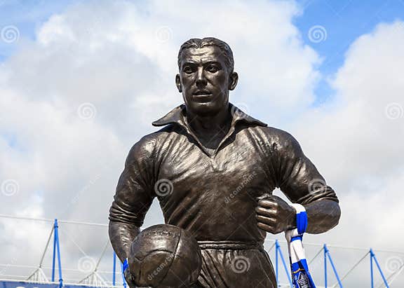 Dixie Dean Statue image stock éditorial. Image du angleterre - 58352654