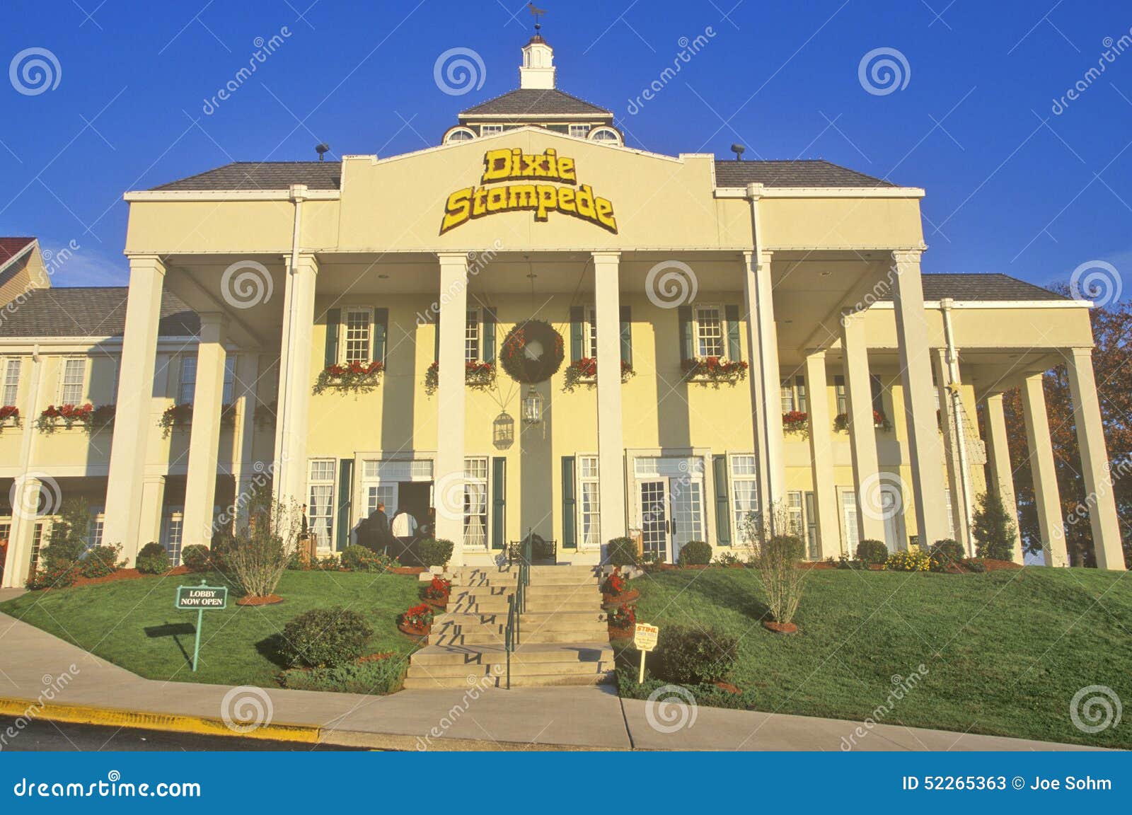 Dixie Stampede, Ozark Mountain Entertainment Center, Branson, MO ...