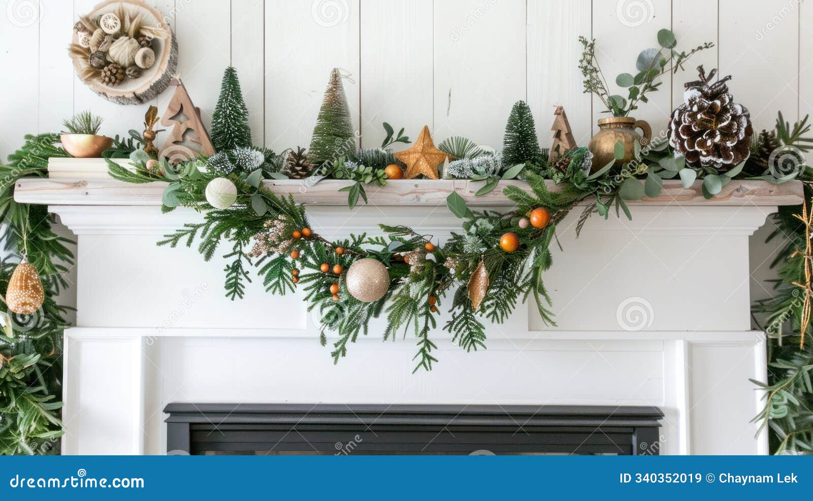 DIY Holiday Garland Exchange Stock Illustration - Illustration of ...