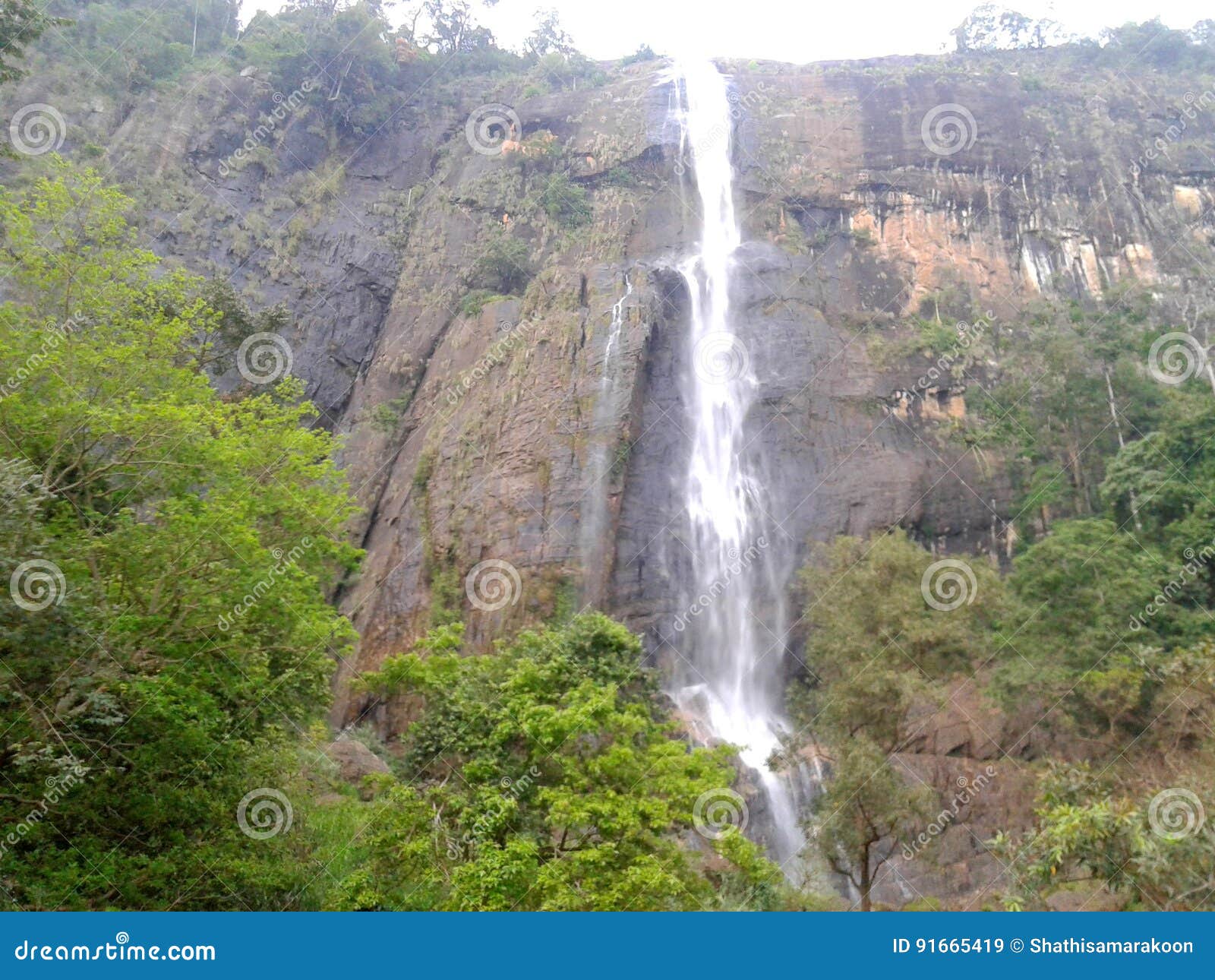 Diyaluma Falls stock image. Image of 361st, badulla, landscape - 91665419