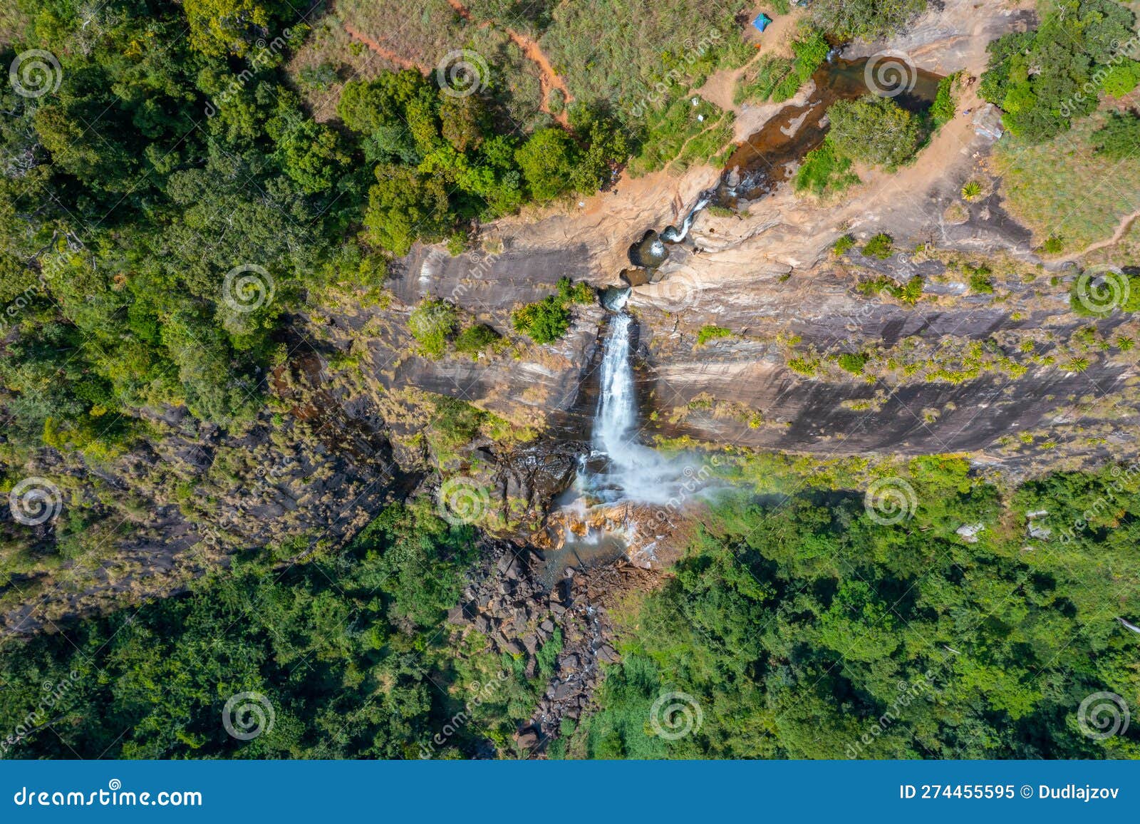 Diyaluma Falls Near Ella, Sri Lanka Stock Image - Image of mountain ...