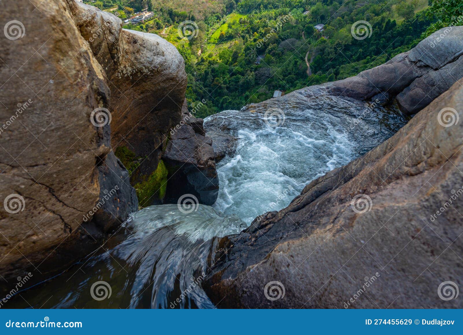 Diyaluma Falls Near Ella, Sri Lanka Stock Image - Image of cliff, hill ...