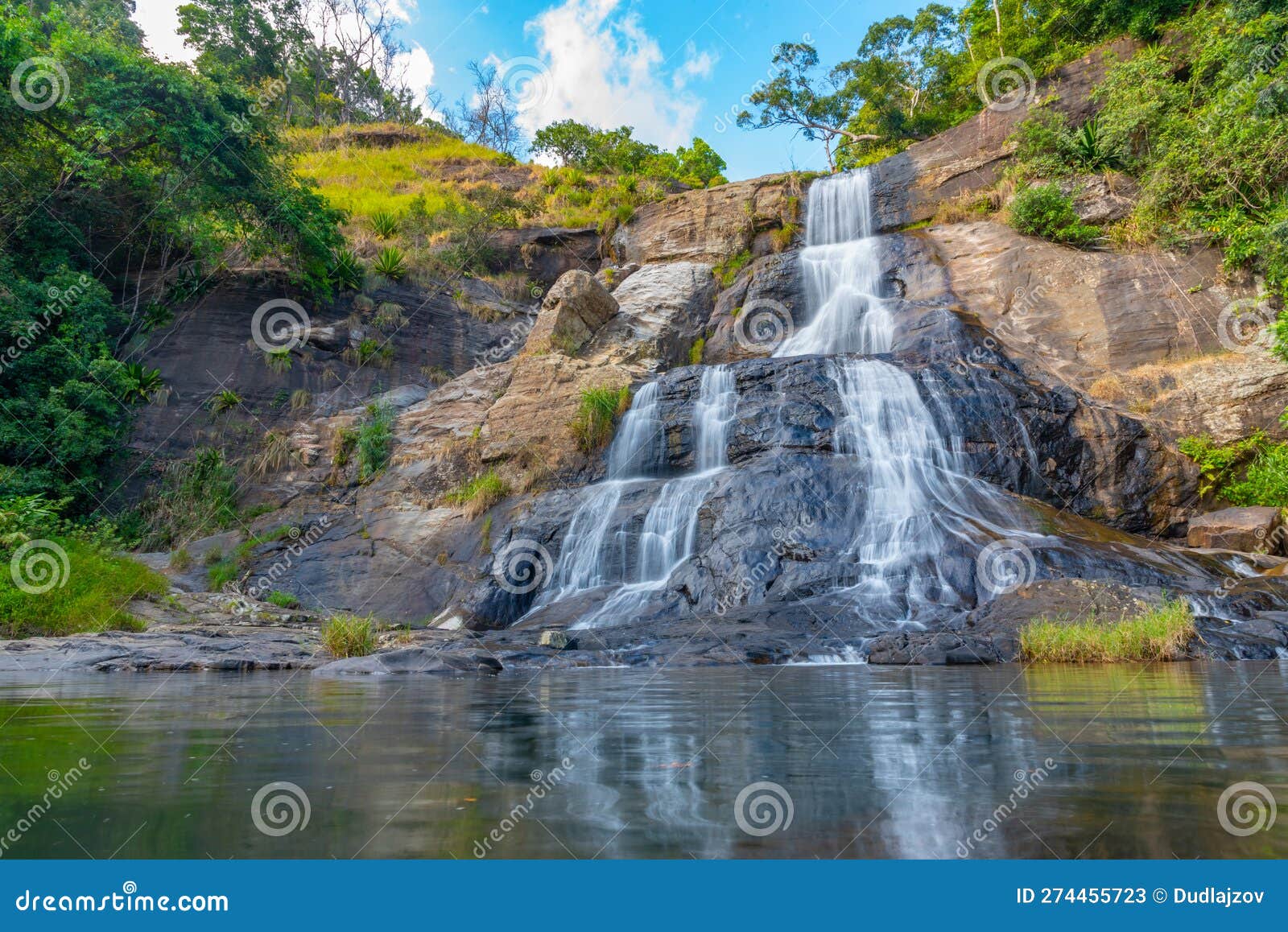 Diyaluma Falls Near Ella, Sri Lanka Stock Image - Image of middle ...